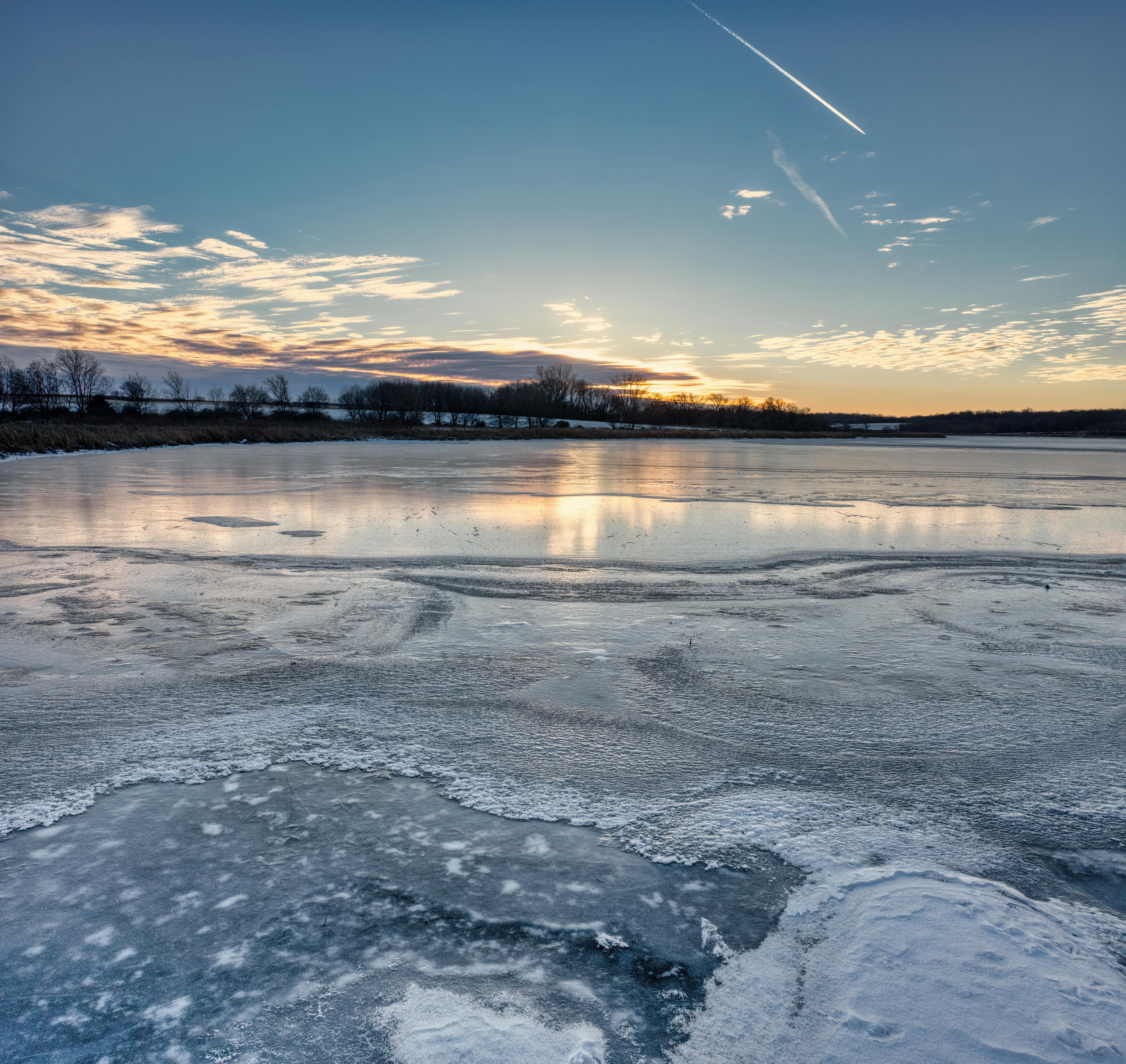 Frozen Lake Surface · Free Stock Photo