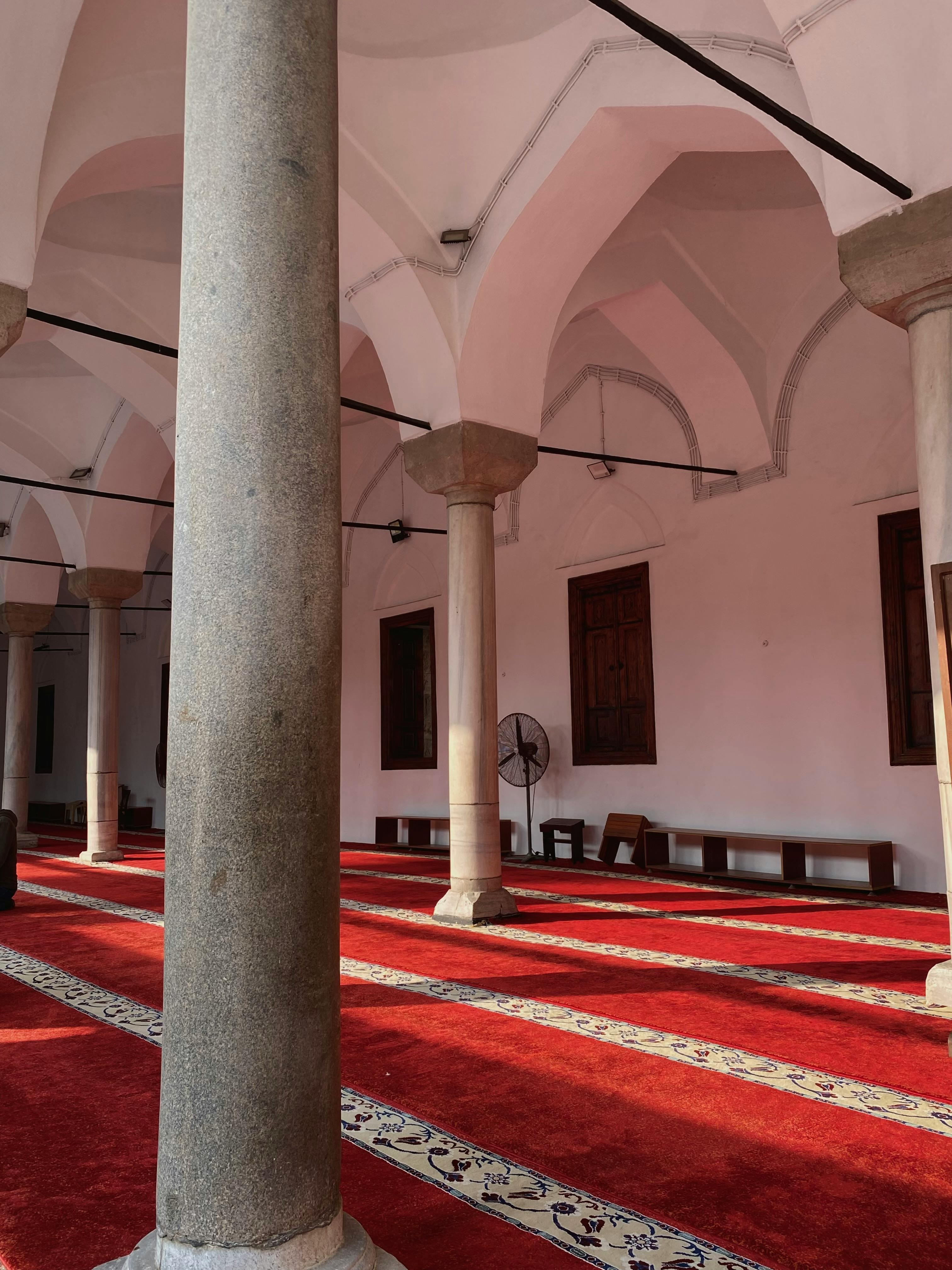 Interior of Mosque · Free Stock Photo