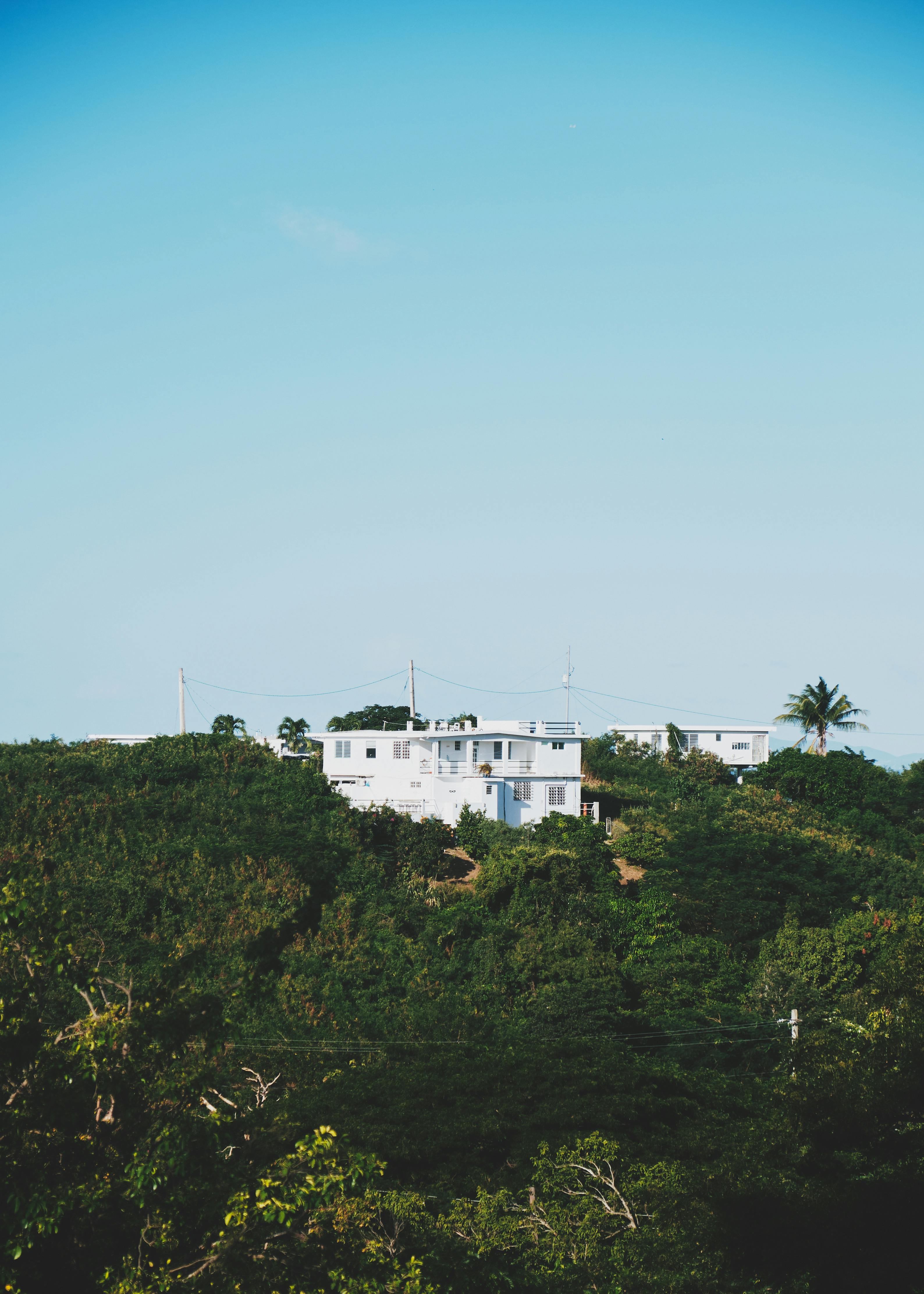 Clear Sky over Village · Free Stock Photo