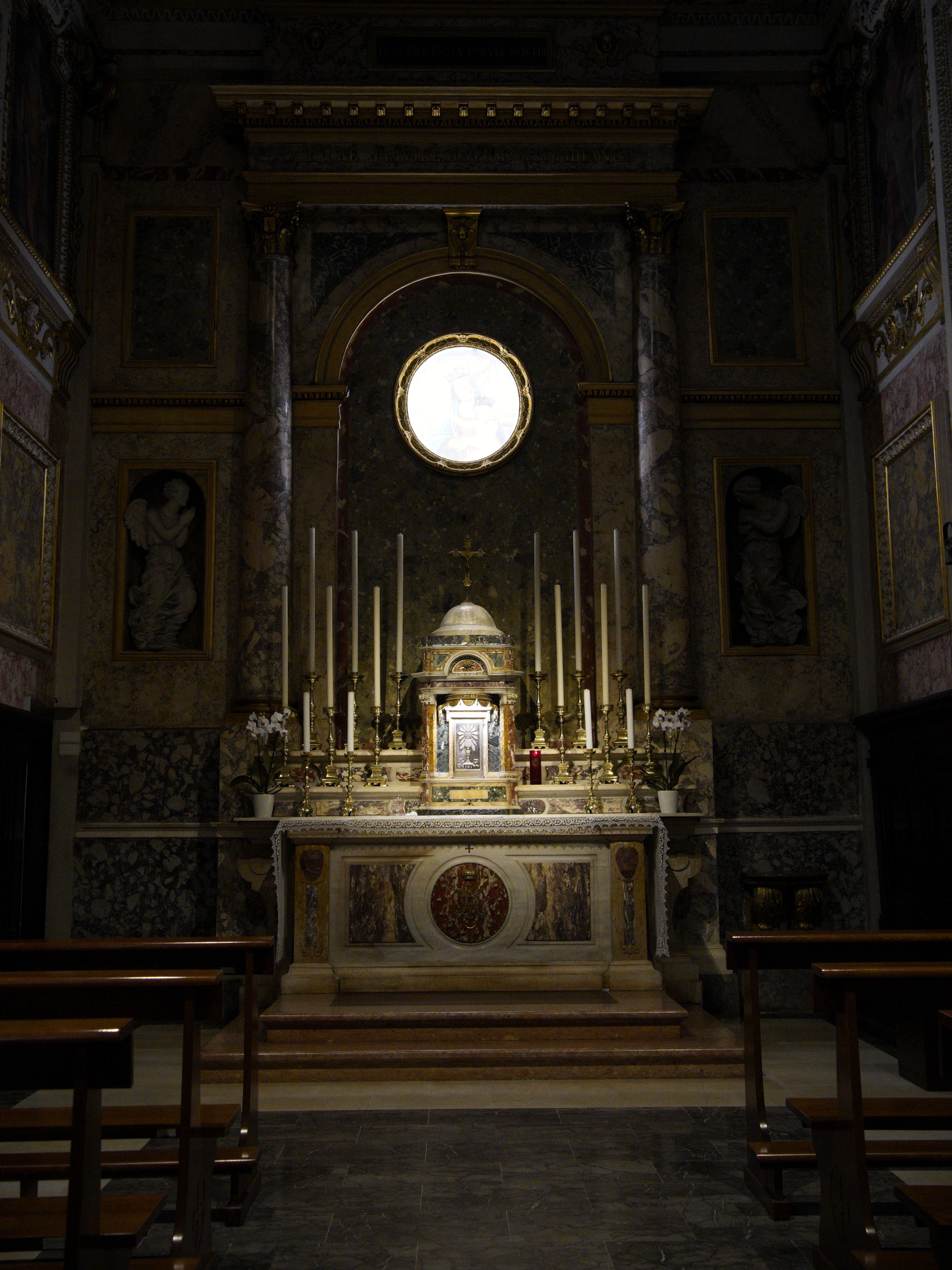 Altar in Church · Free Stock Photo