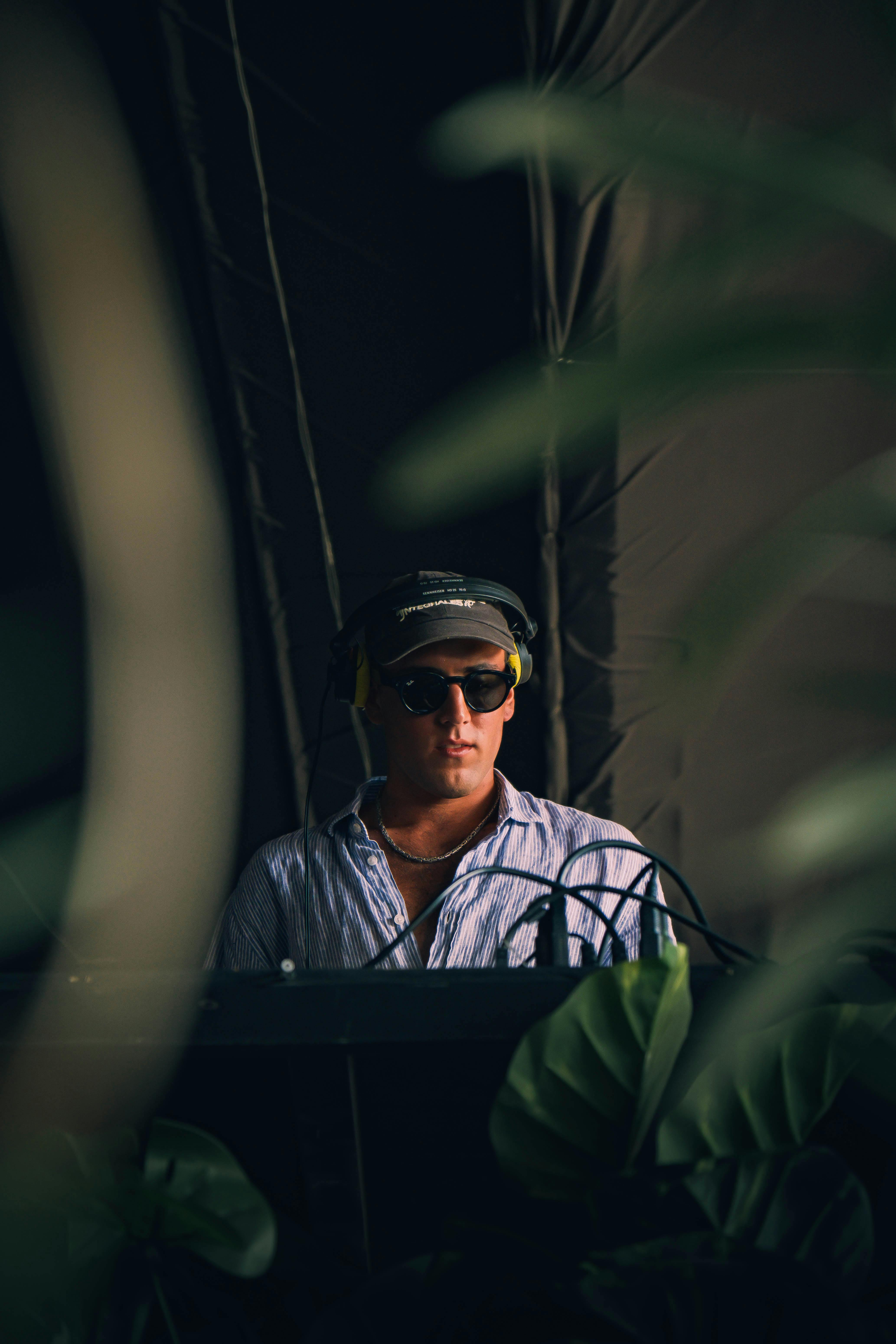 Feel Music Photos, Download Free Feel Music Stock Photos & HD Images