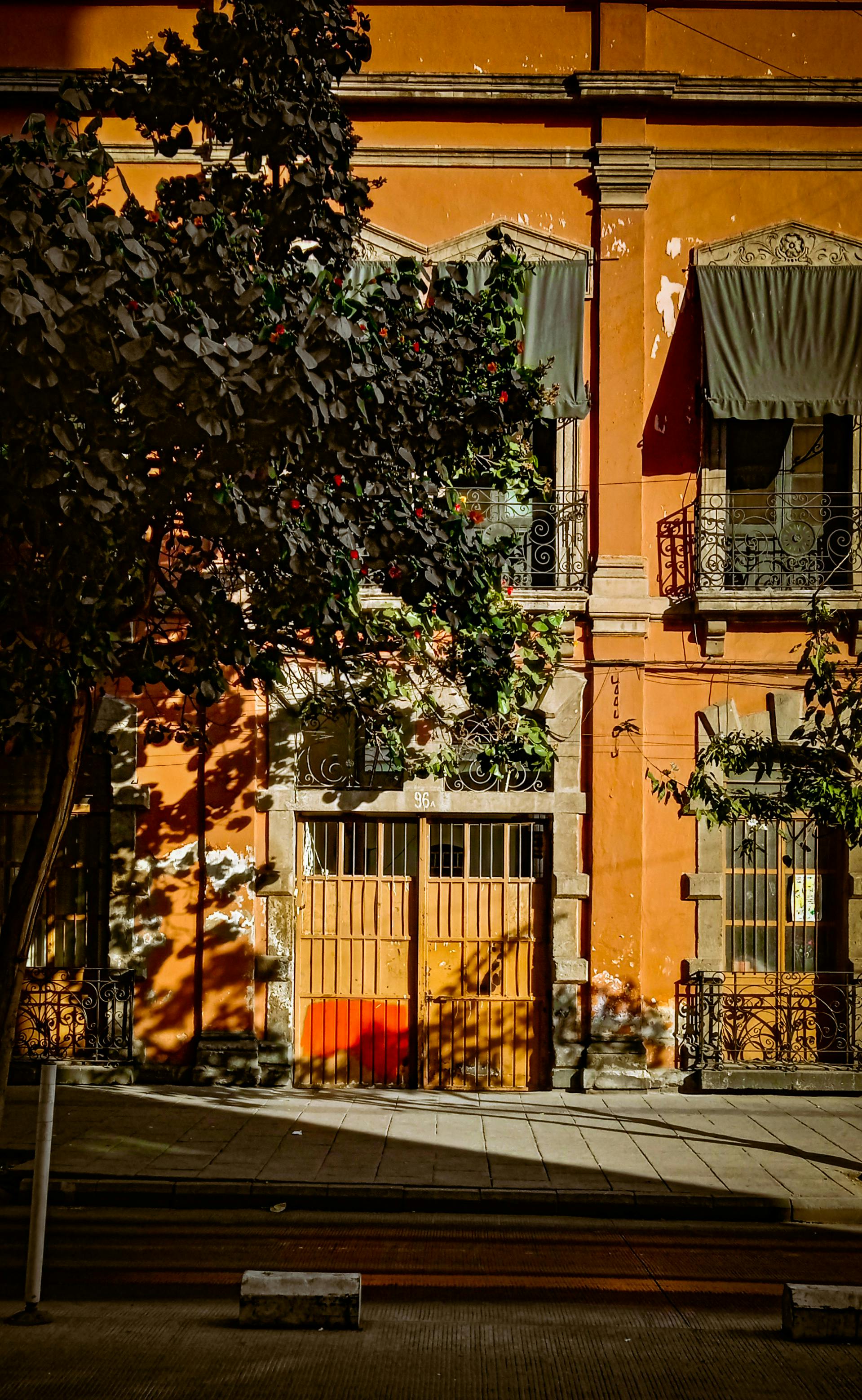 Urban Residential Building · Free Stock Photo