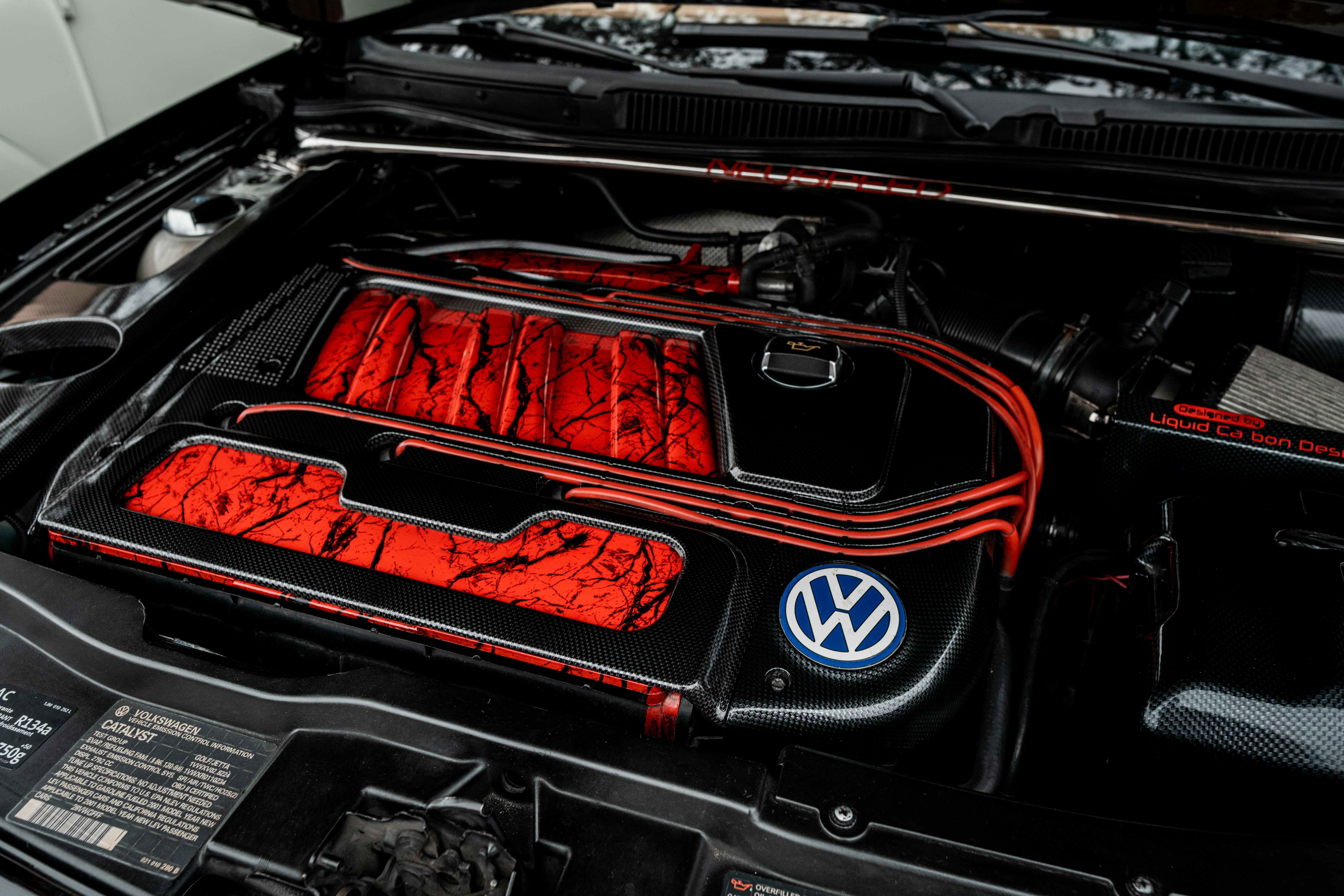 Engine of Vintage Volkswagen · Free Stock Photo