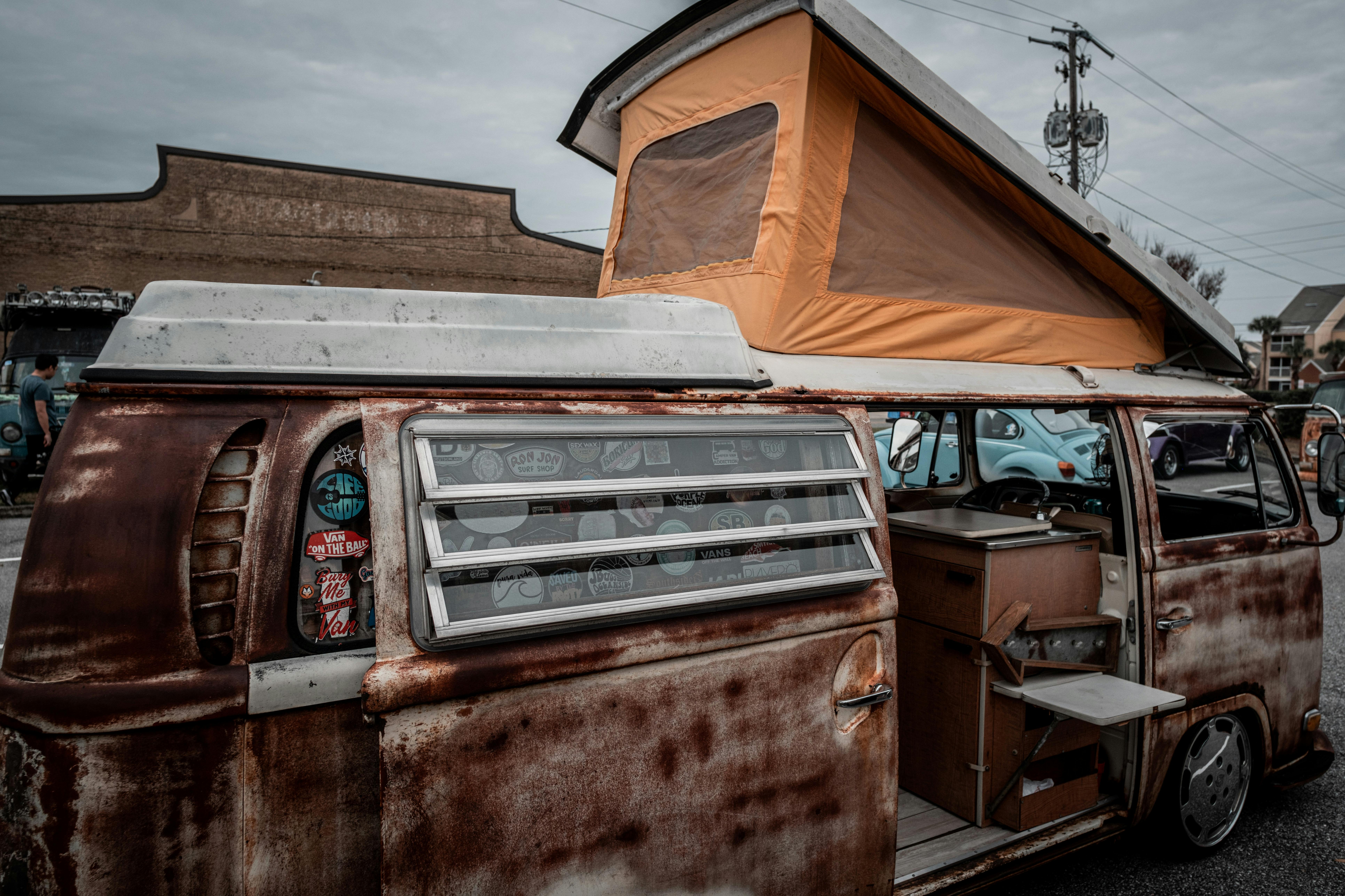 A Rusty Volkswagen Transporter · Free Stock Photo