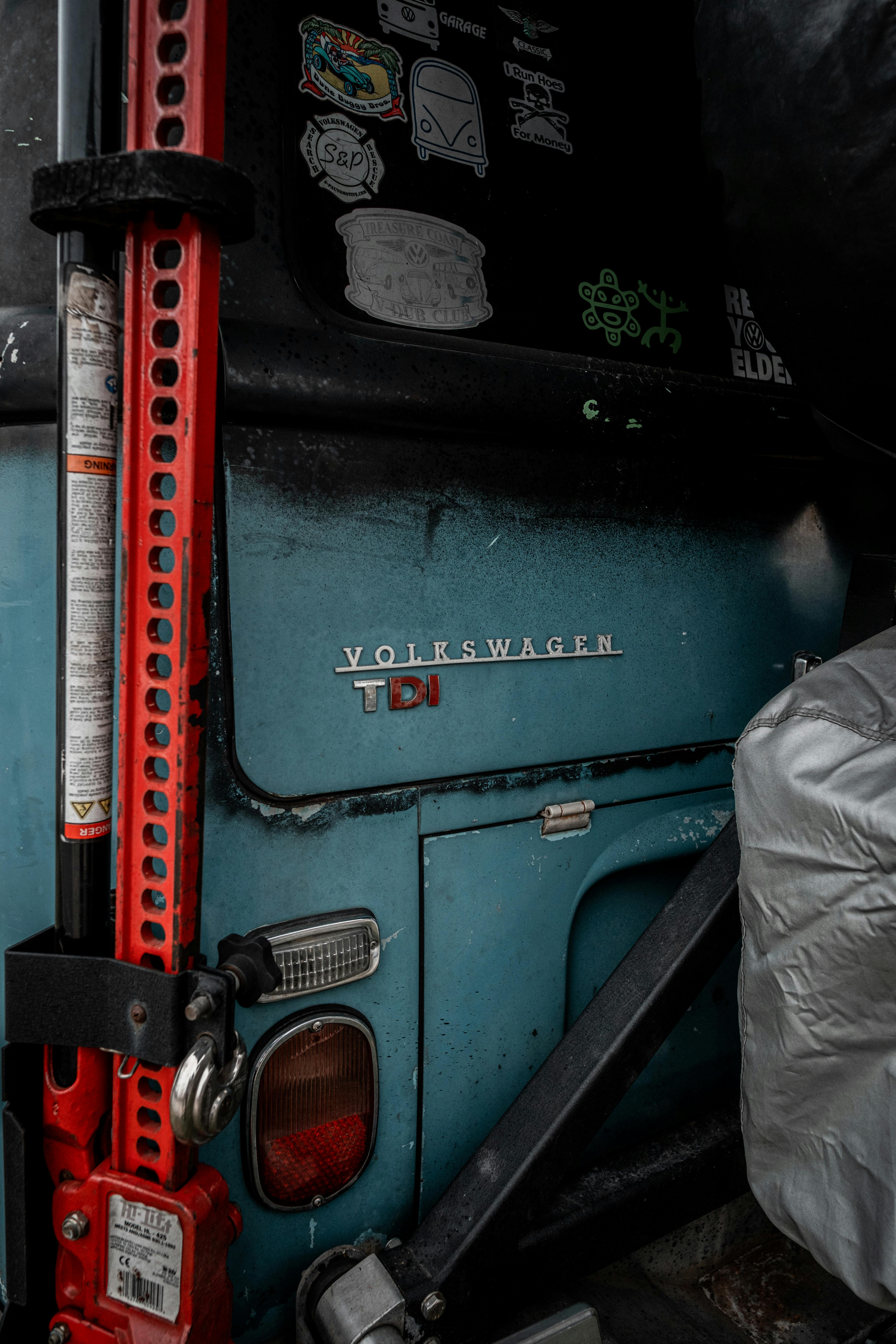 Back of Old-fashioned Volkswagen Mini Van · Free Stock Photo