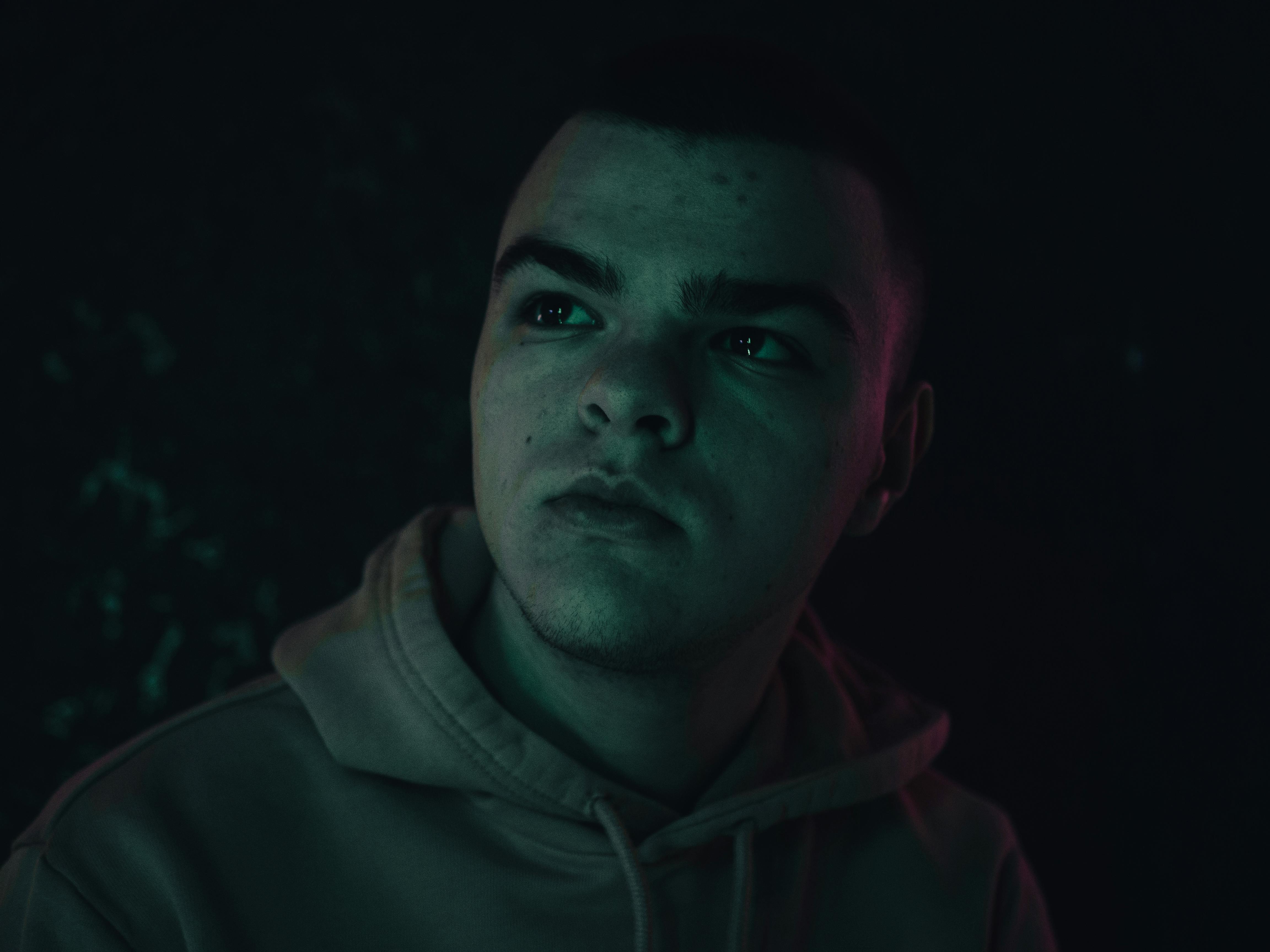 Foto de stock gratuita sobre adentro, artístico, casual, contemplativo ...