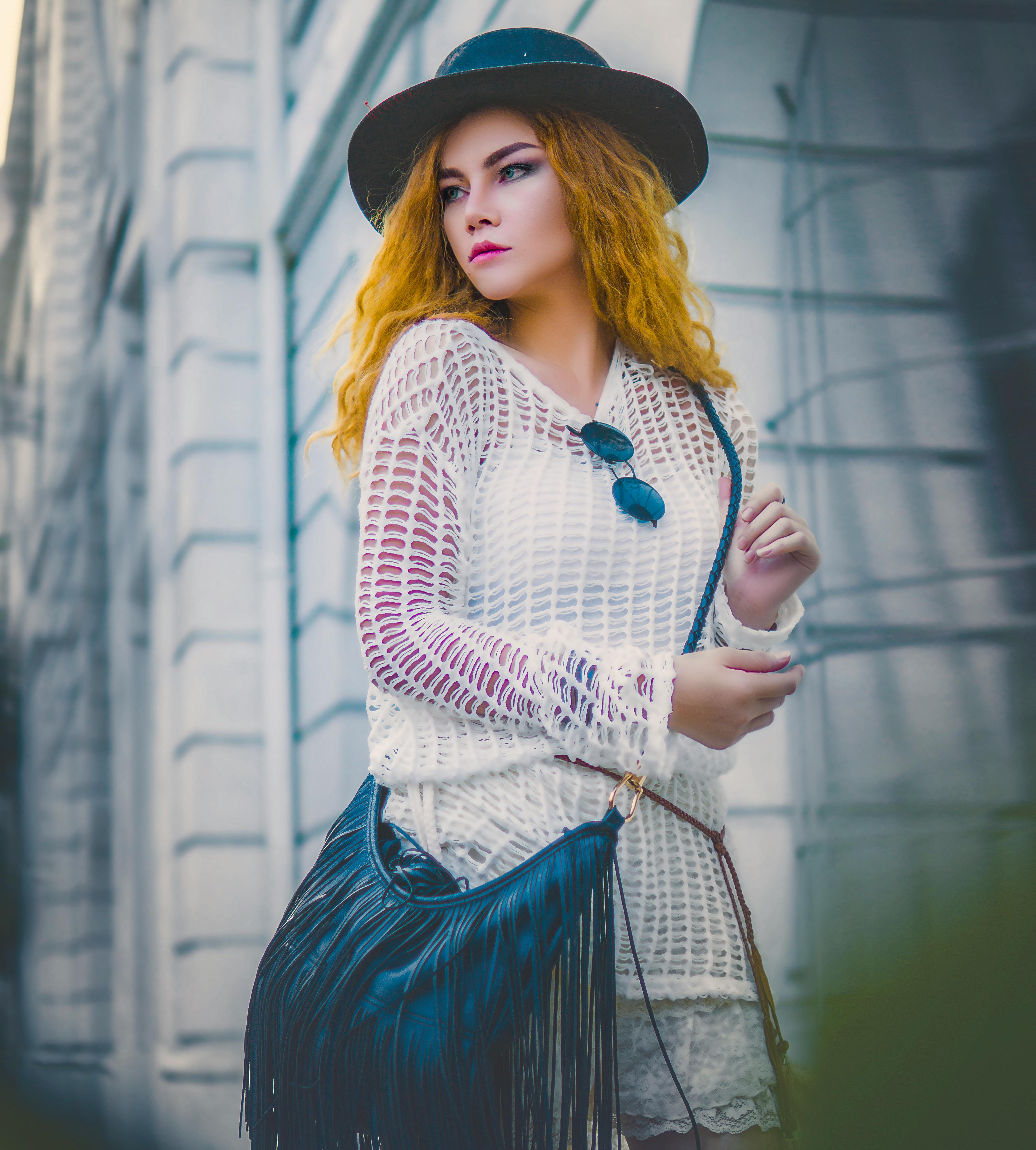 Woman Looking Right Side · Free Stock Photo