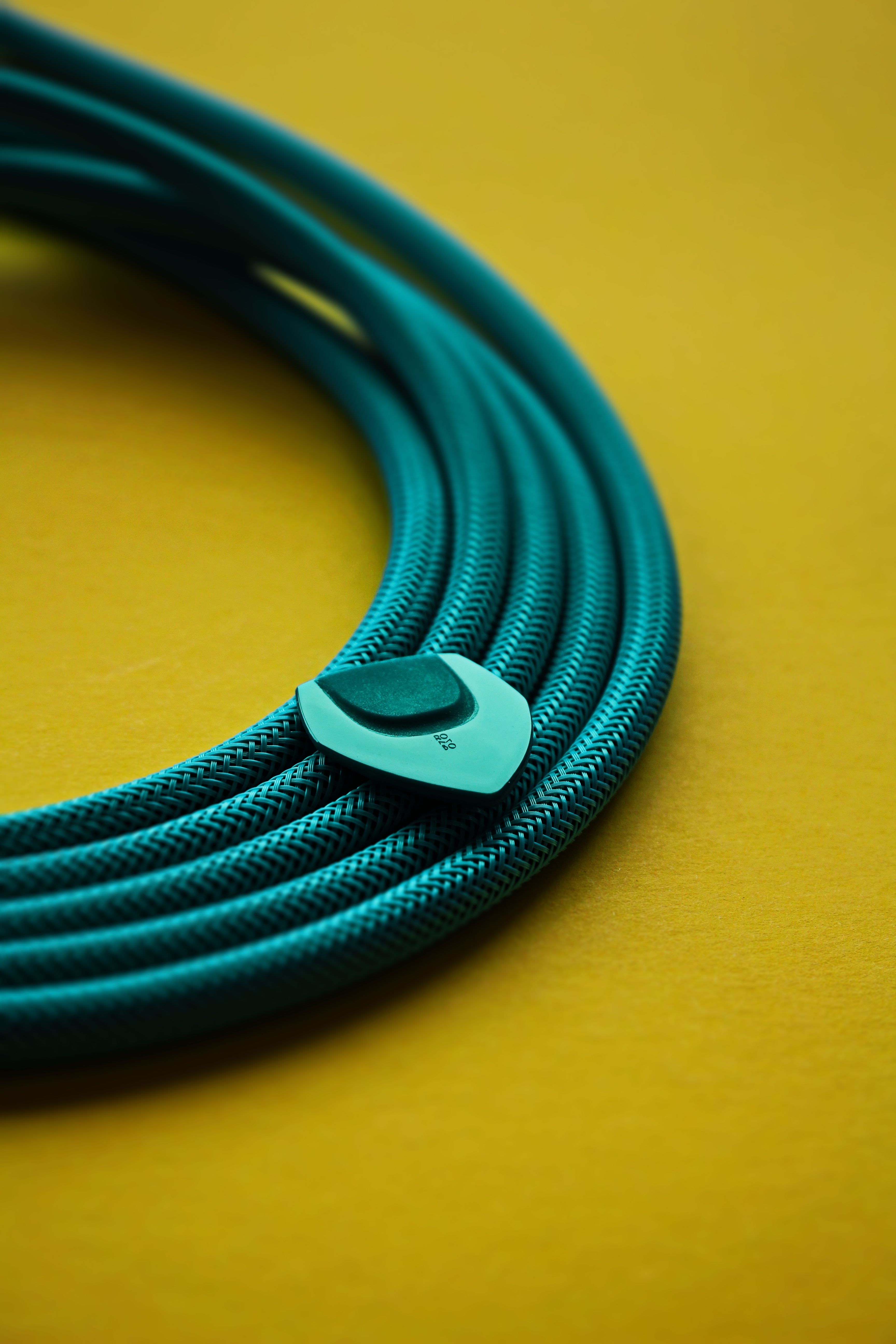 Guitar Pick on Wire · Free Stock Photo