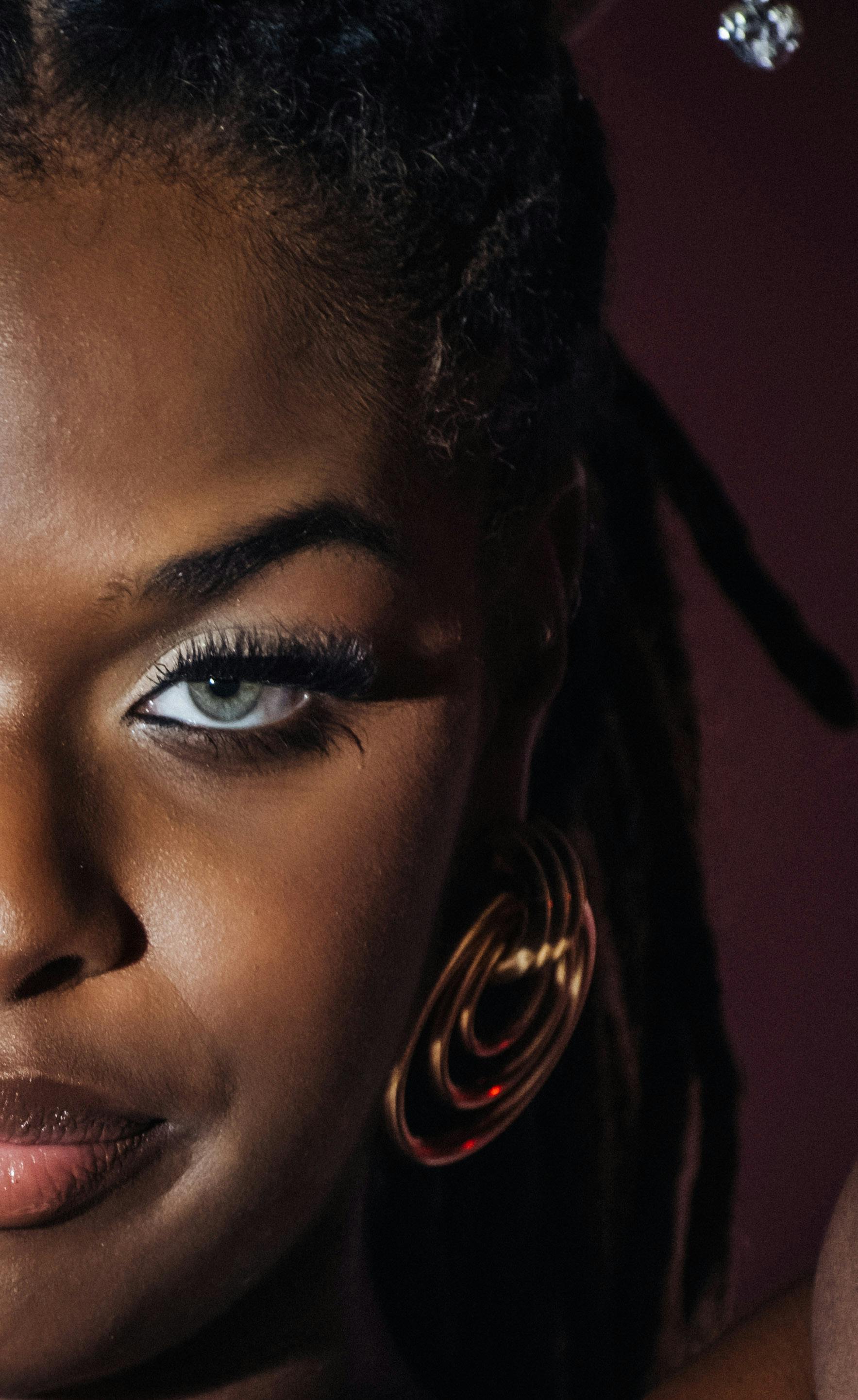 Close of Beautiful Woman · Free Stock Photo