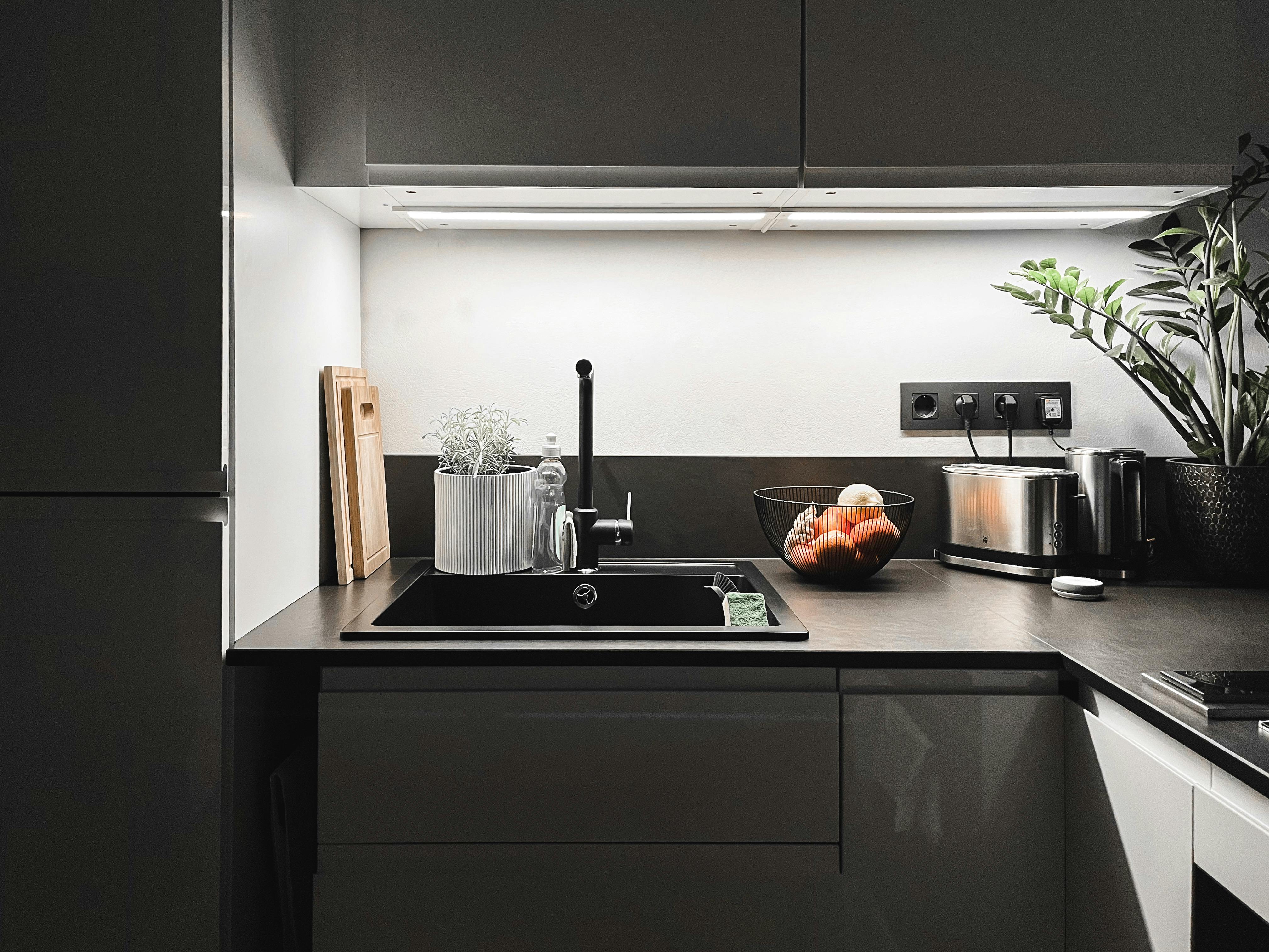 Black Kitchen Counter · Free Stock Photo