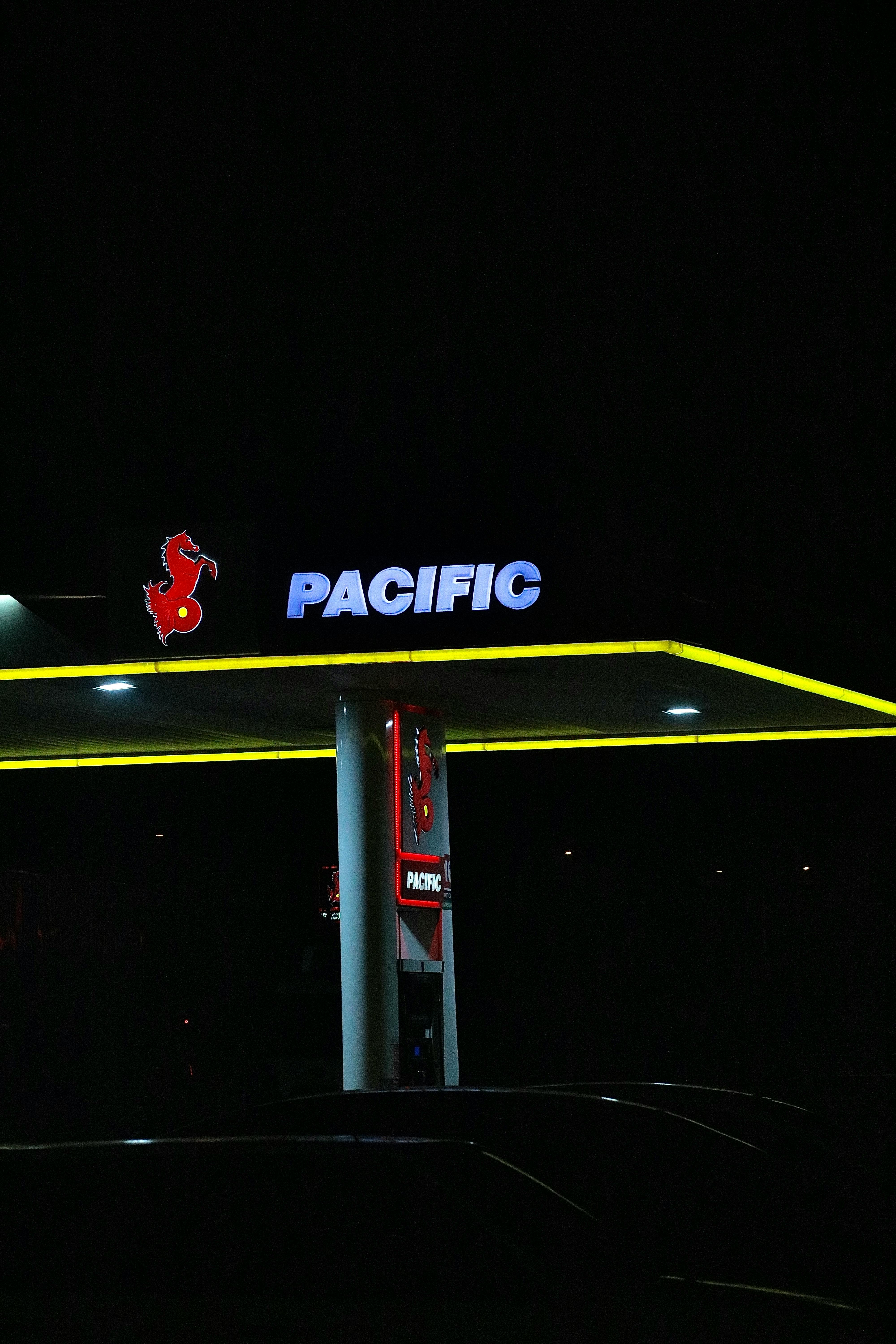 Pacific Gas Station · Free Stock Photo