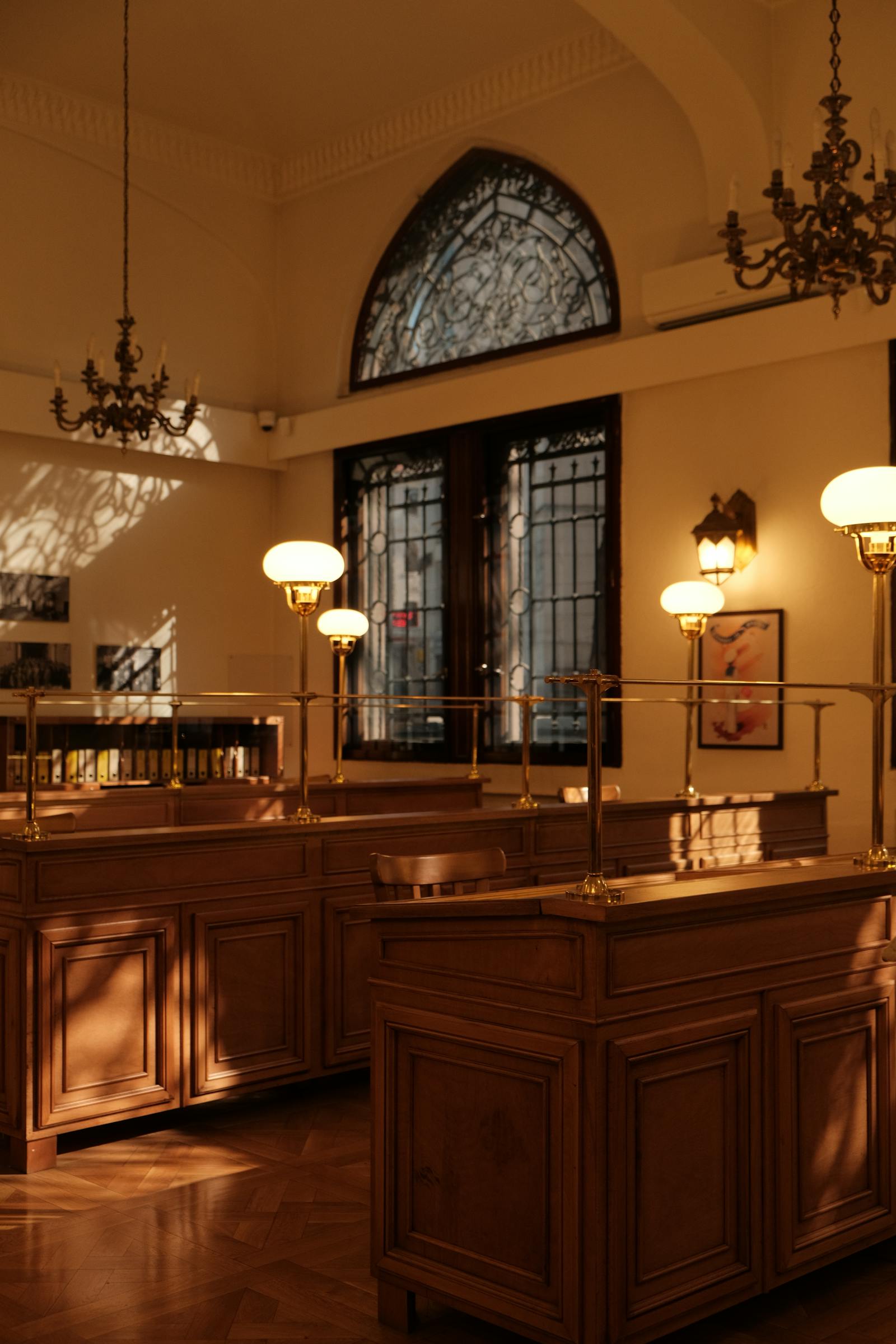 Bank Interior Photos, Download The BEST Free Bank Interior Stock Photos ...