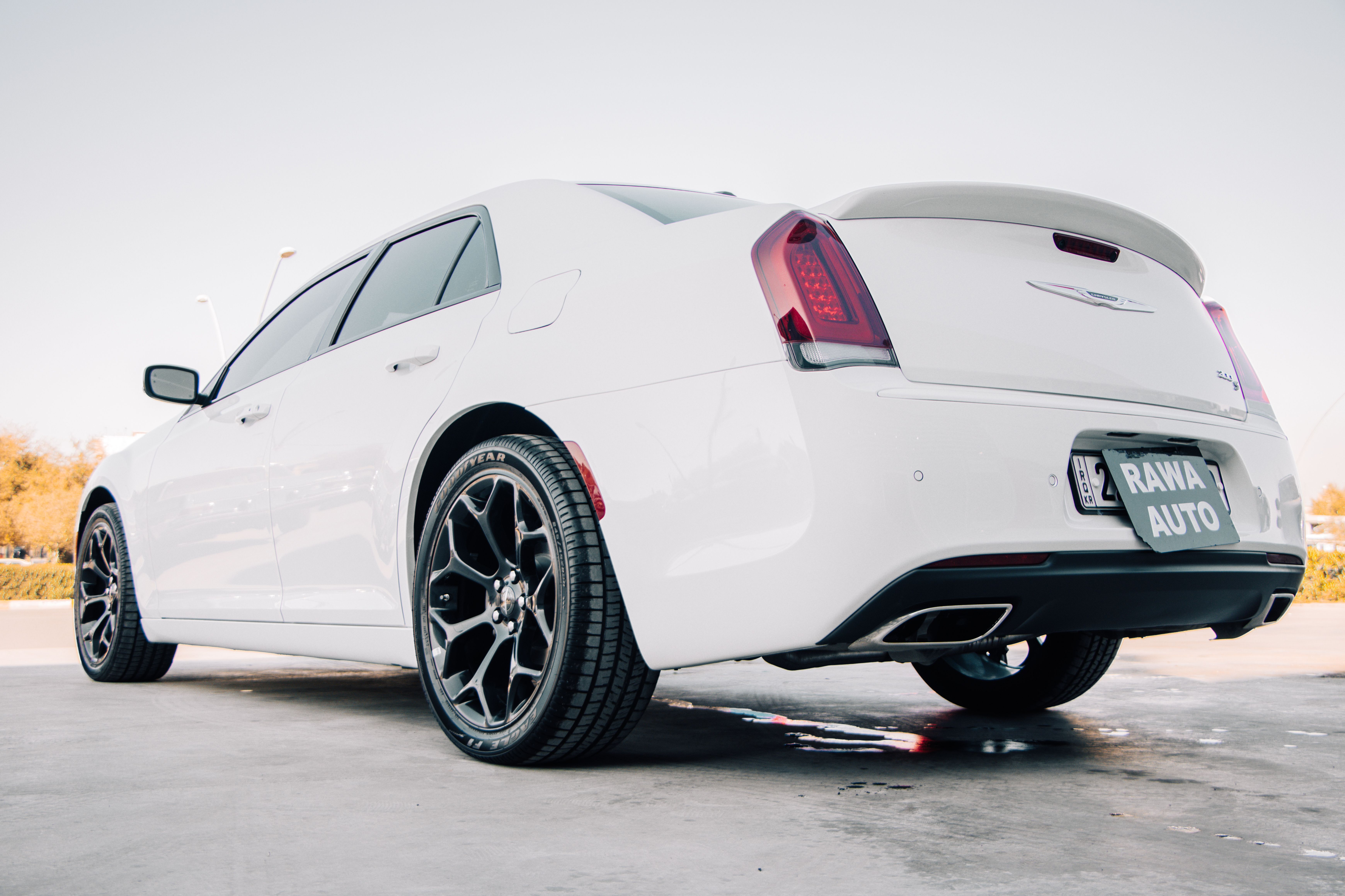 Foto de stock gratuita sobre automotor, chrysler 300, coche blanco ...