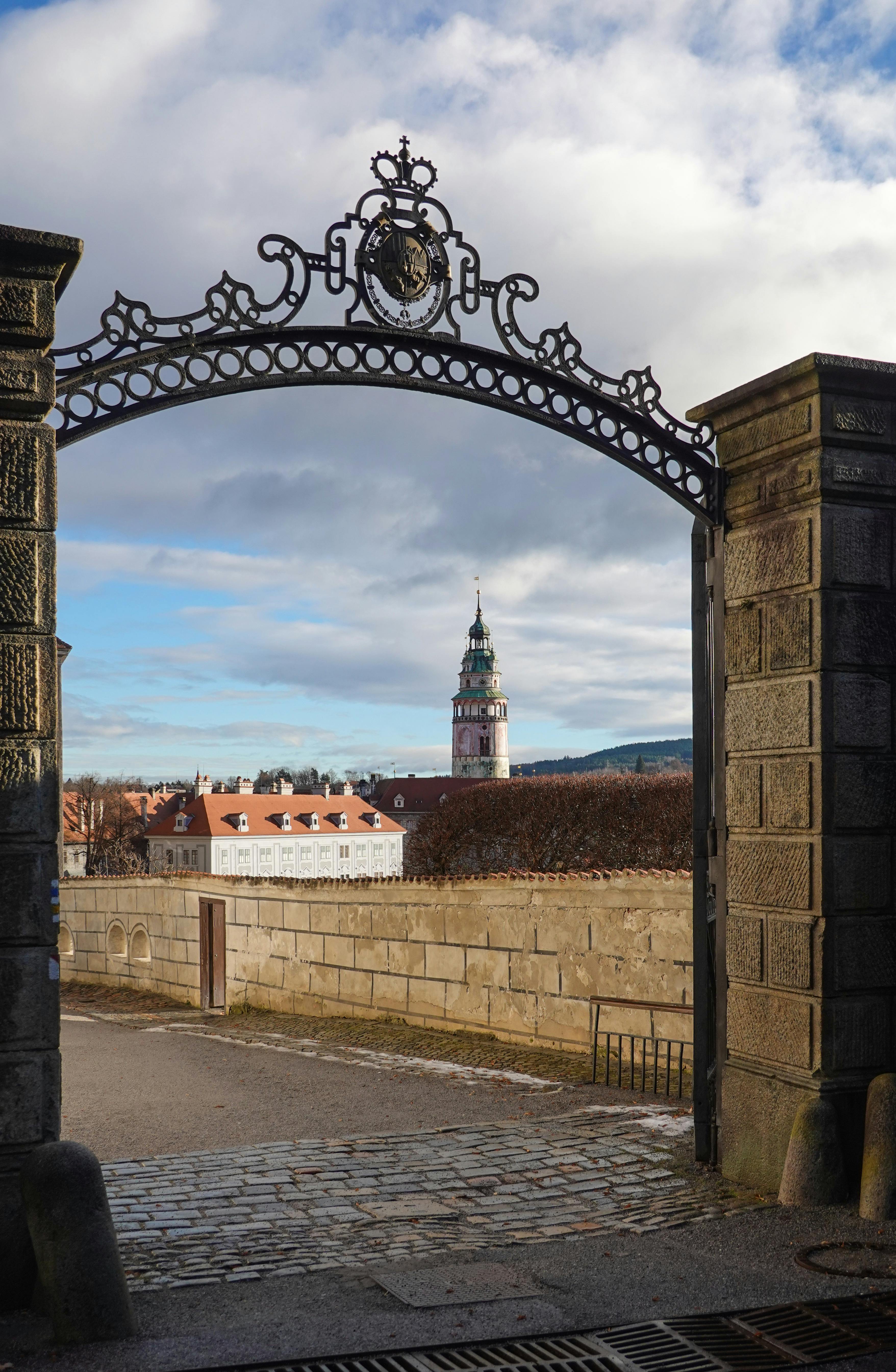 Castle Iron Gate · Free Stock Photo