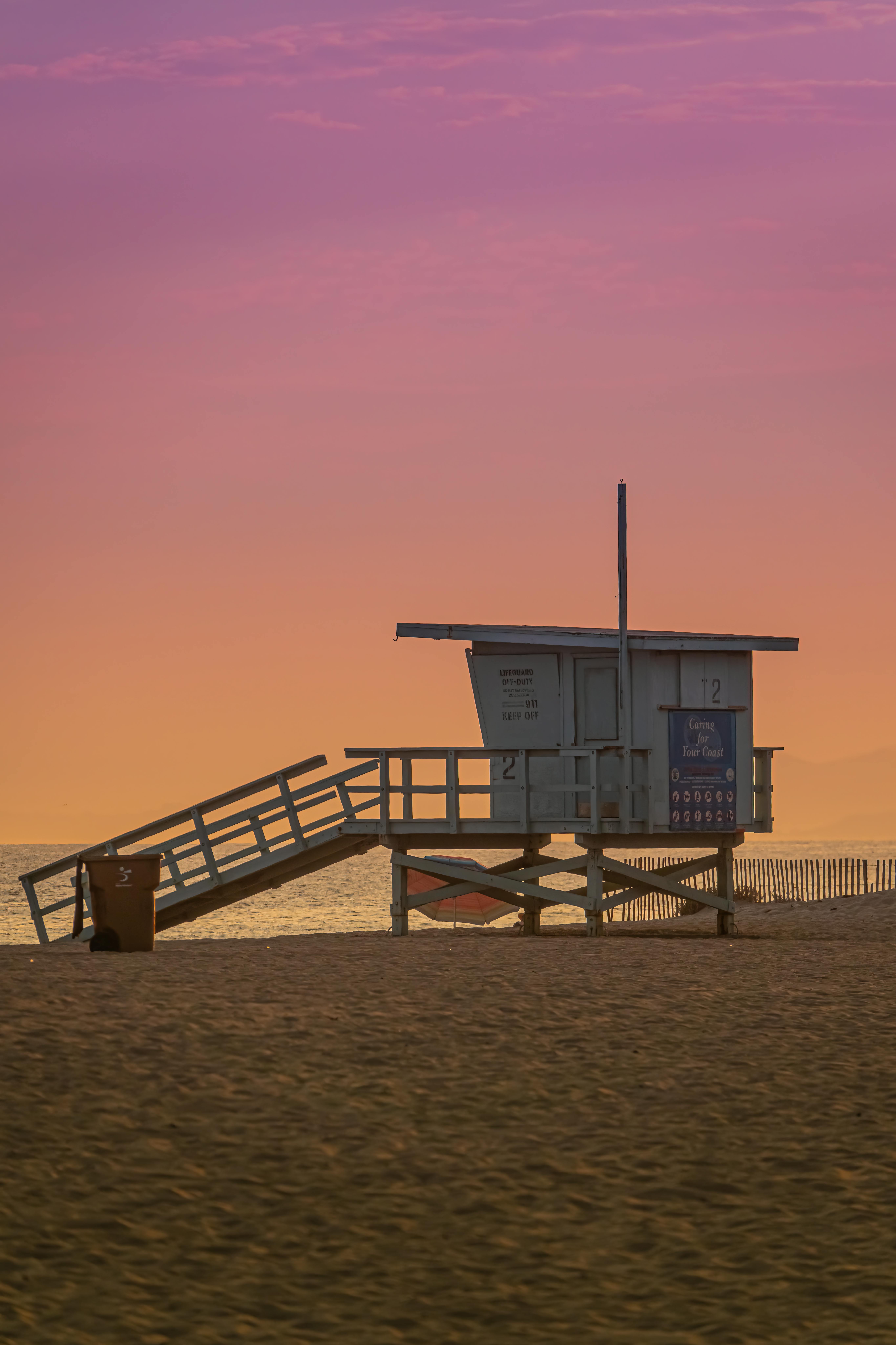 A Lifeguard Post at the Beach · Free Stock Photo