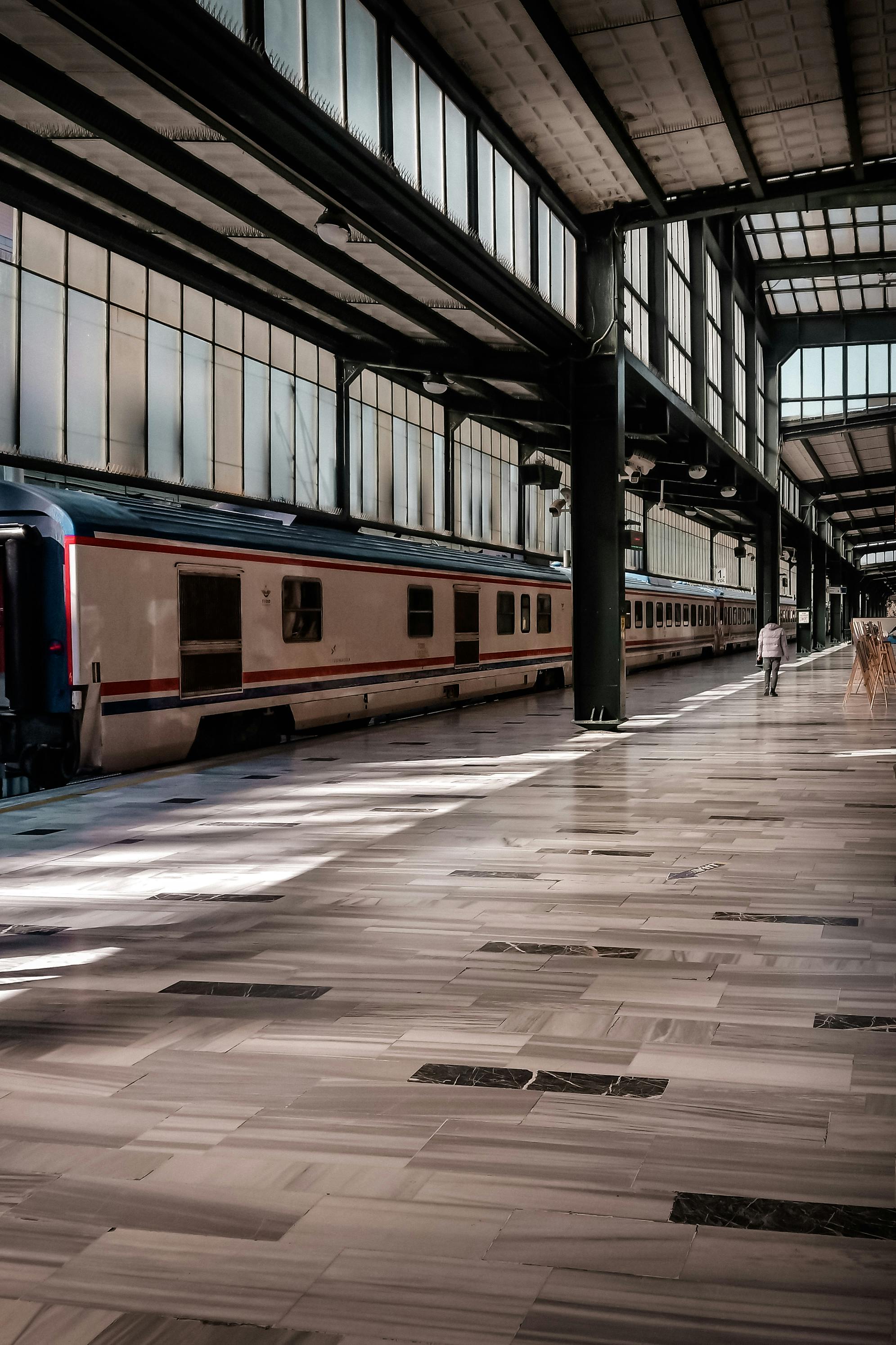 An Electric Train on the Train Station · Free Stock Photo