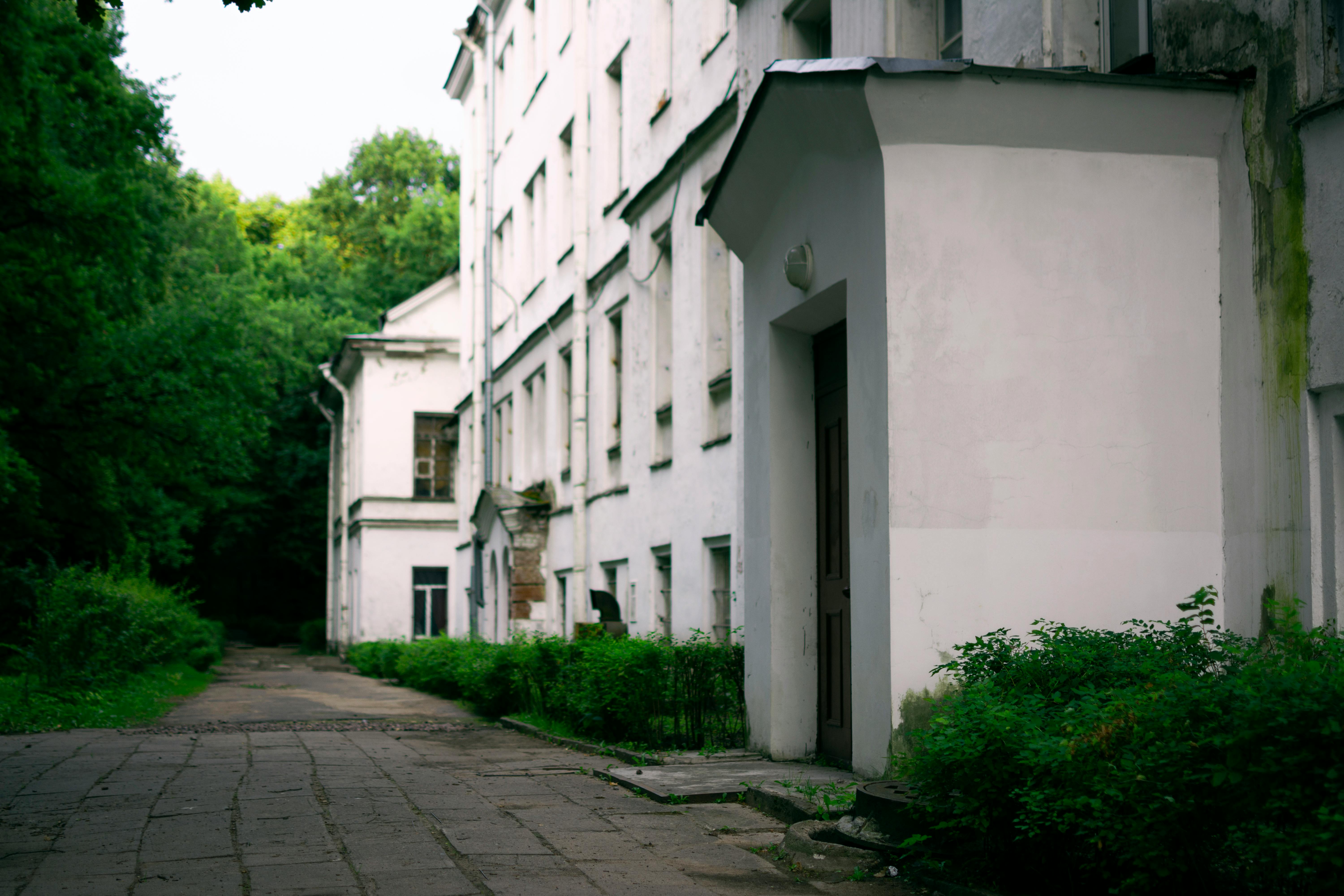 Pavement in front of a Residential Building · Free Stock Photo