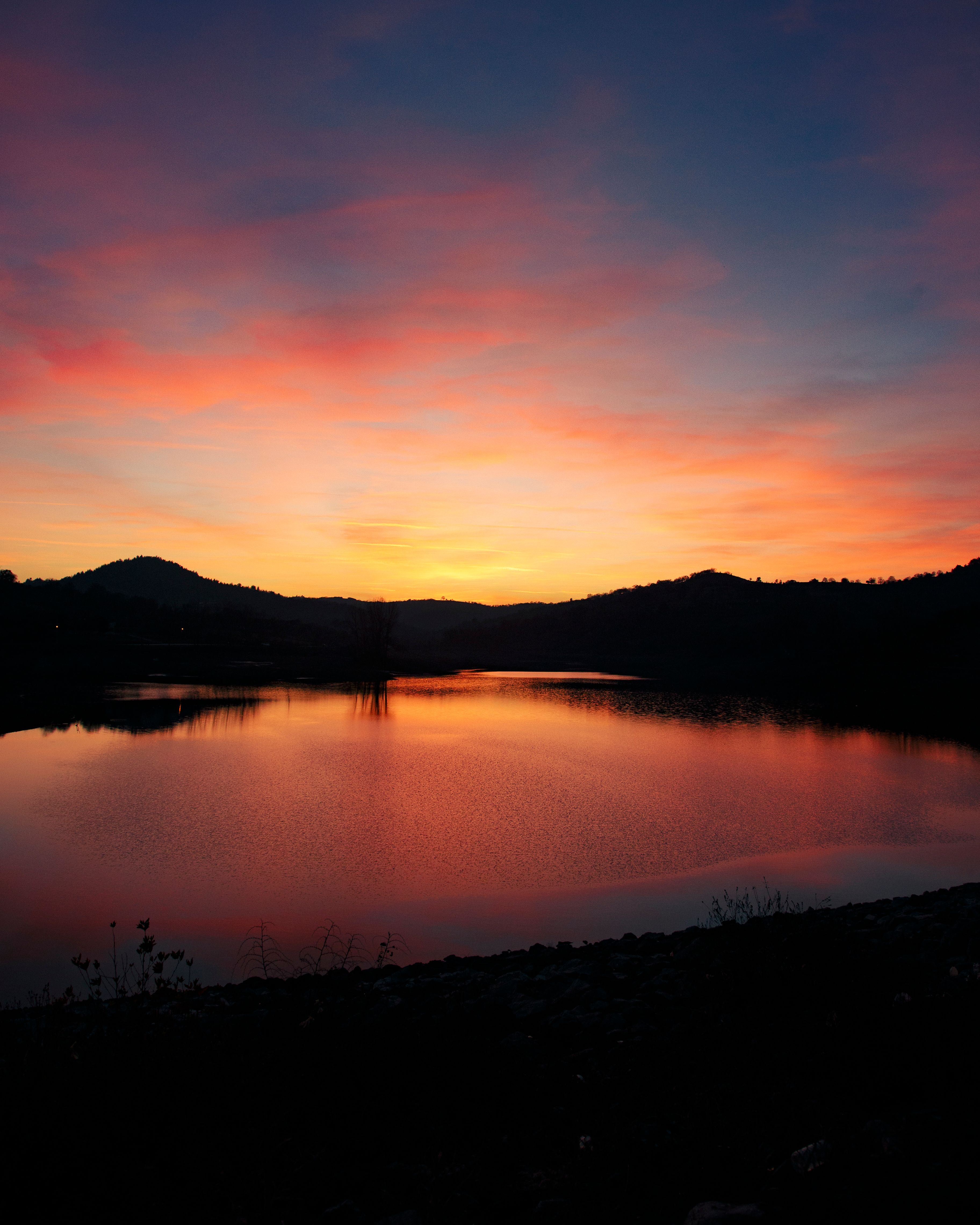 Dusk Reflecting in Lake · Free Stock Photo