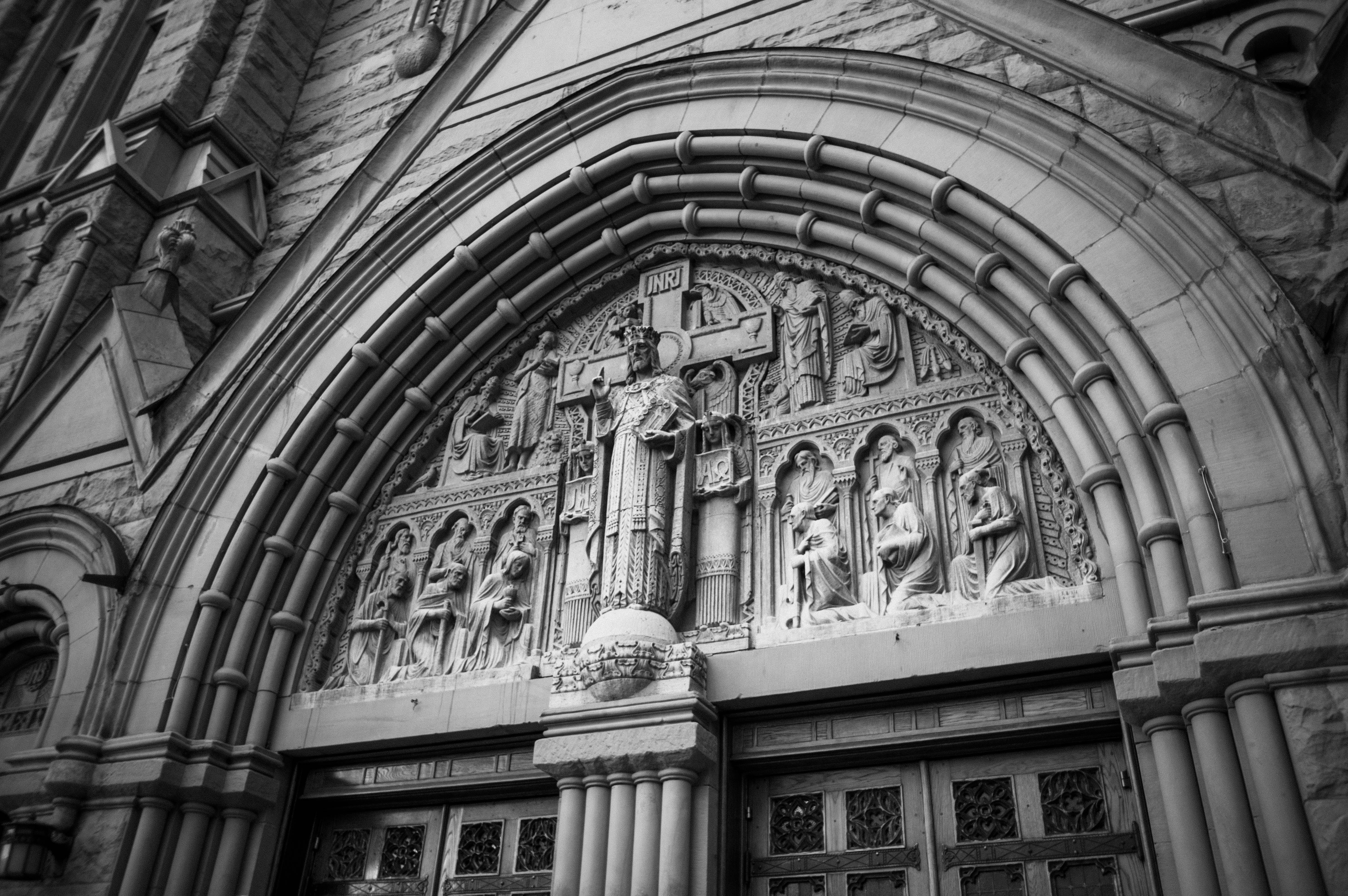 Sculptures on Church Wall · Free Stock Photo