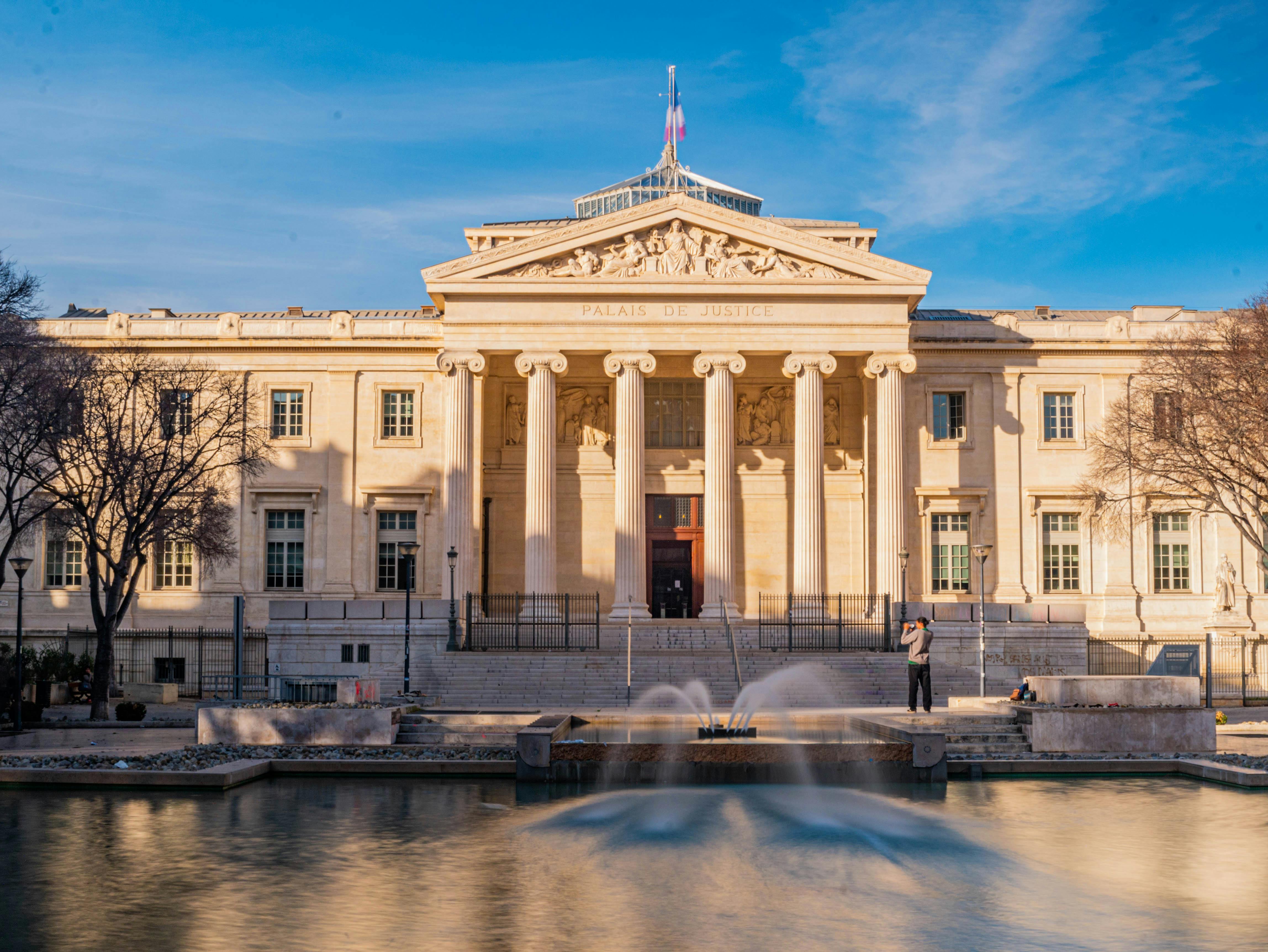 Neoclassical Architecture in Courthouse · Free Stock Photo