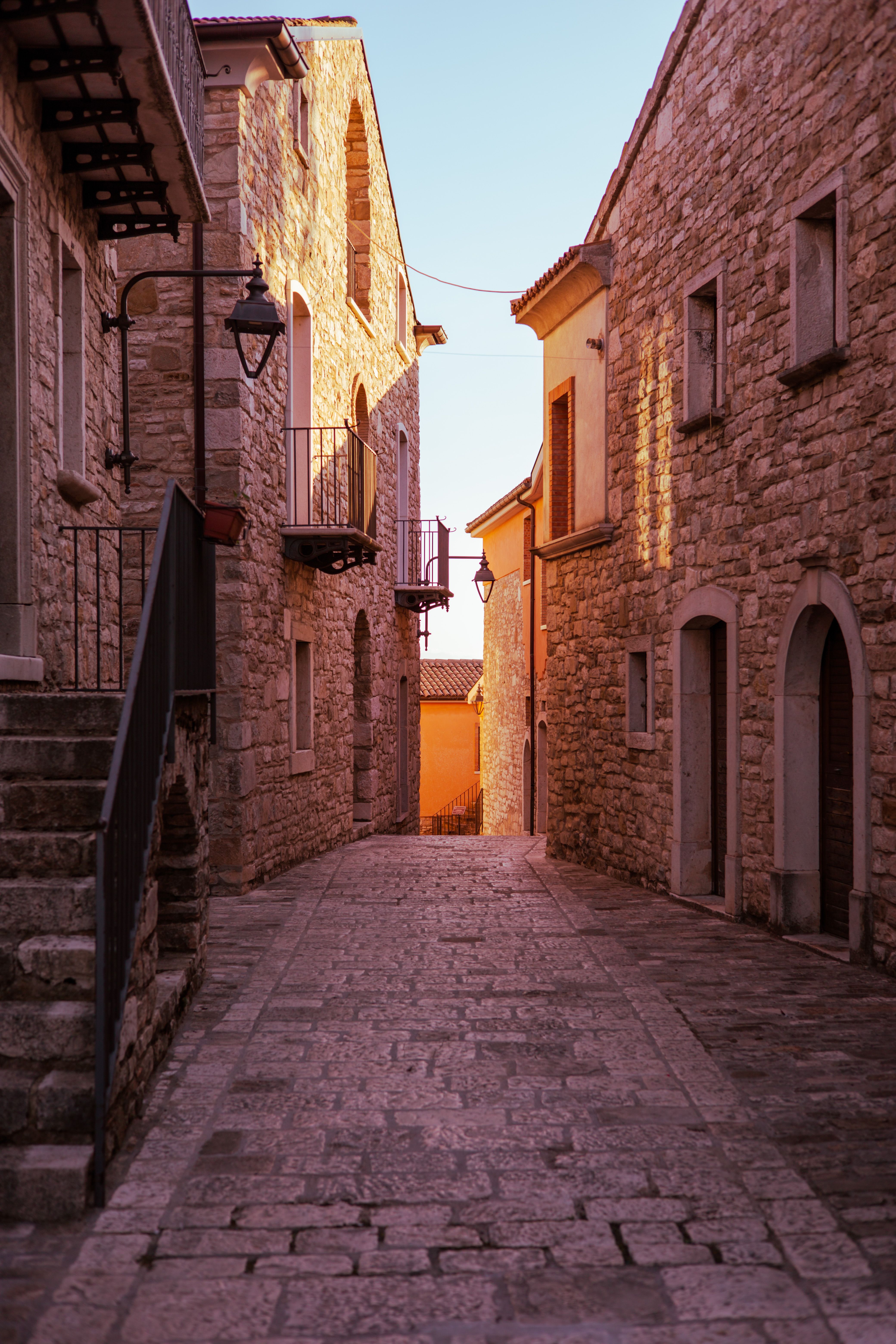 Paved Alley in Old Town · Free Stock Photo