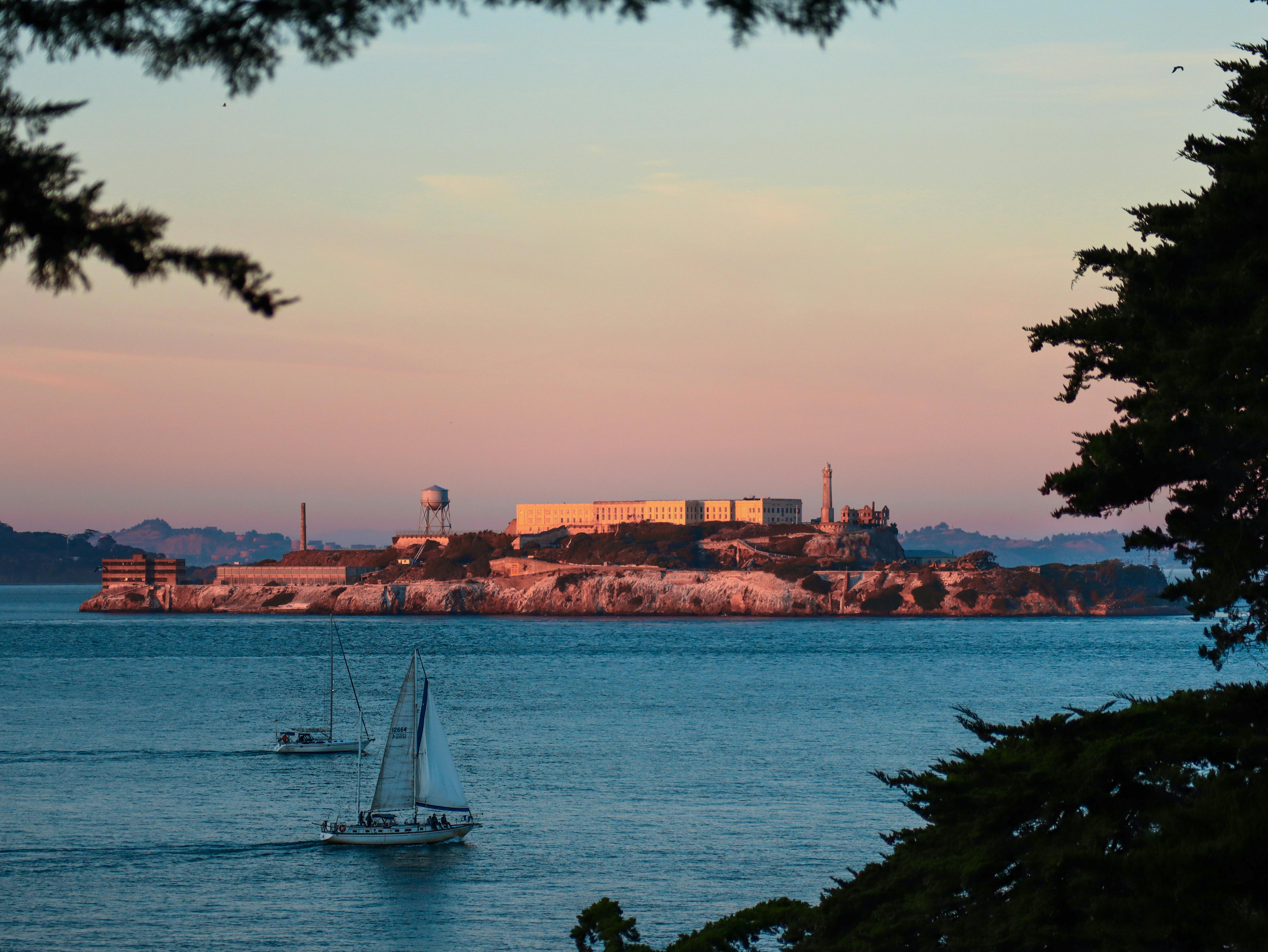 Building on an Island During Sunset · Free Stock Photo