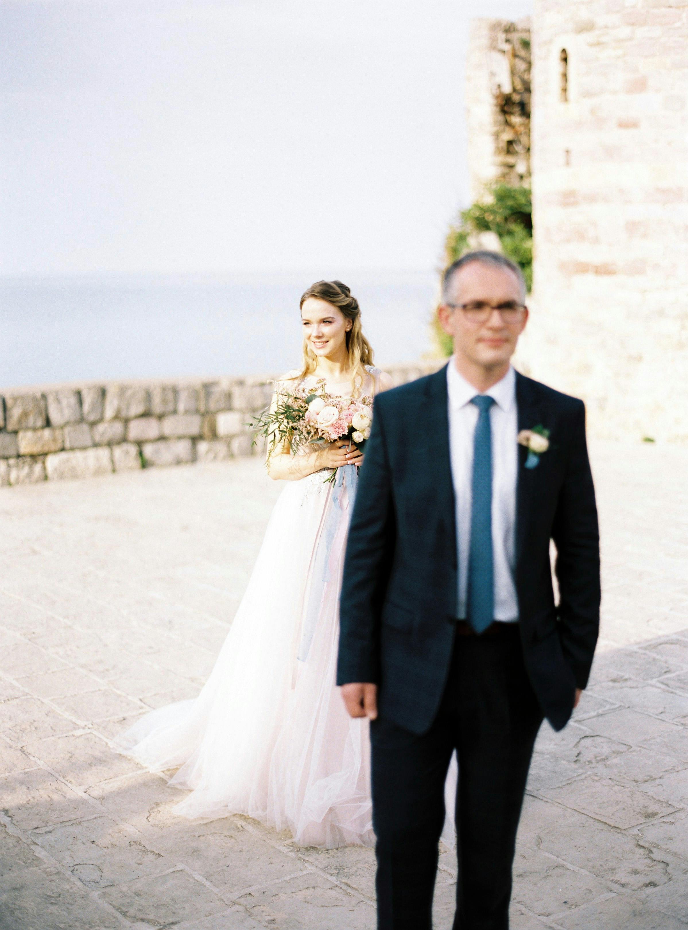 Laughing Bride with Groom · Free Stock Photo