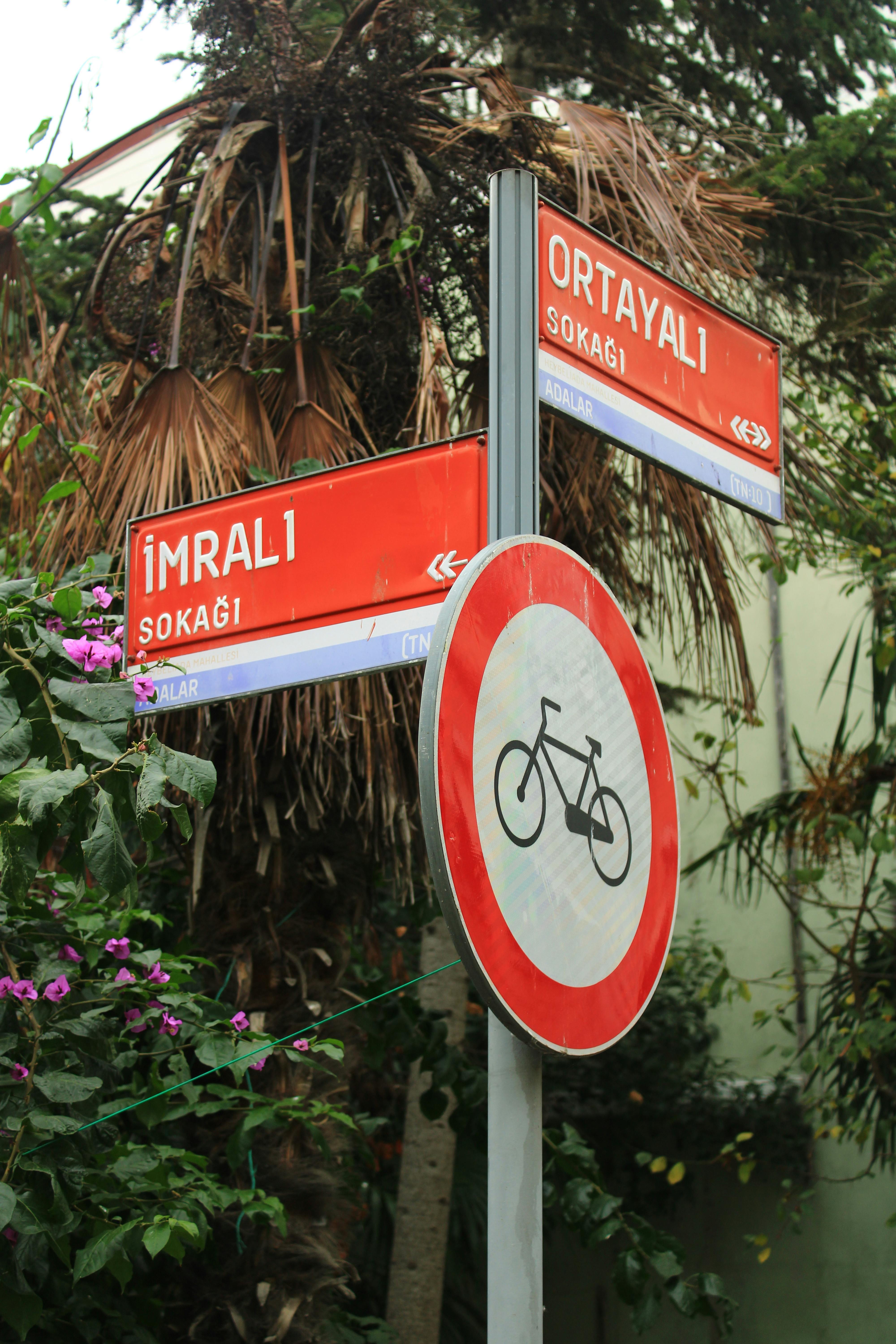 Turkish Stop Sign · Free Stock Photo