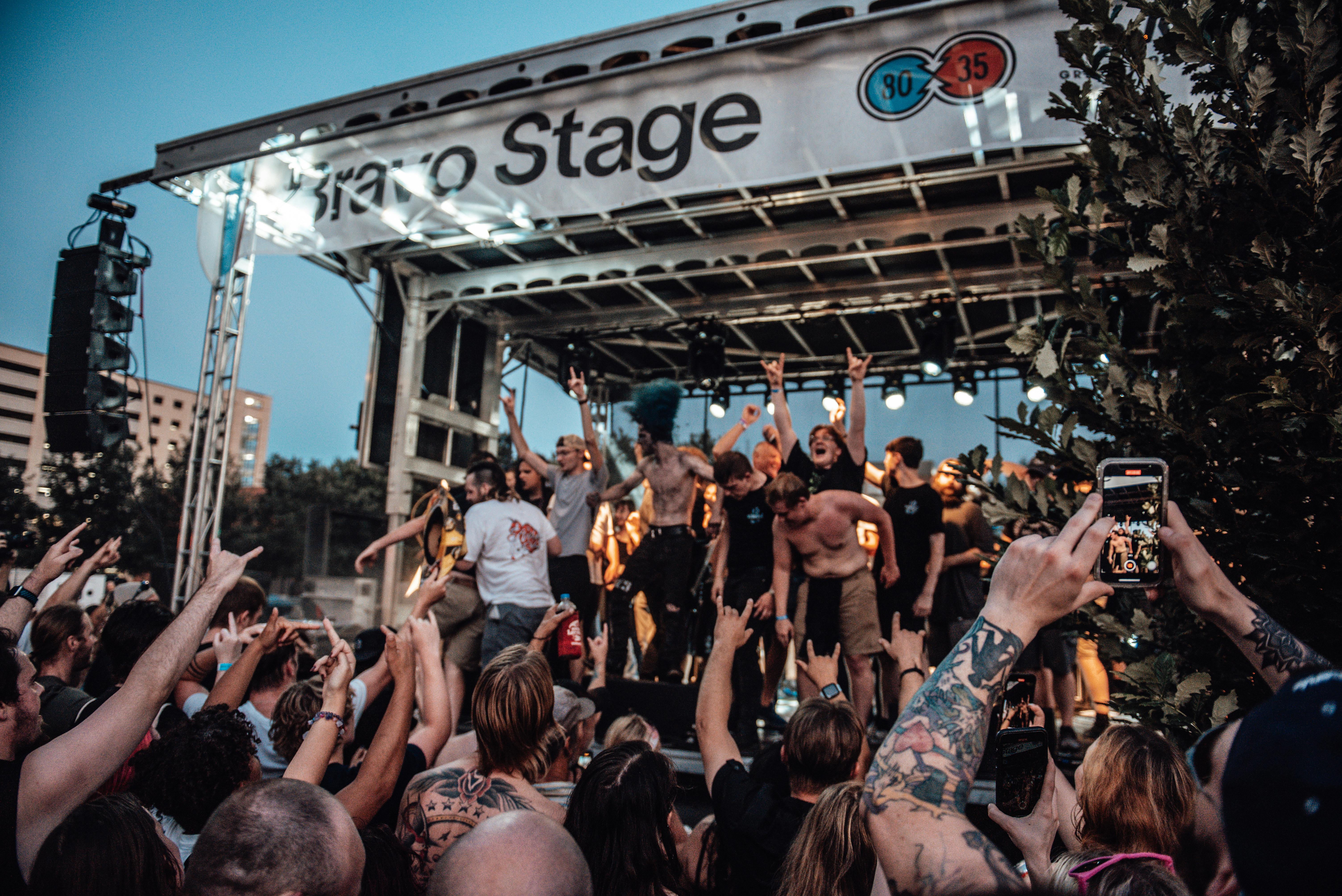 Gratis stockfoto van @buitenshuis, applaus, artiest, avond, band ...