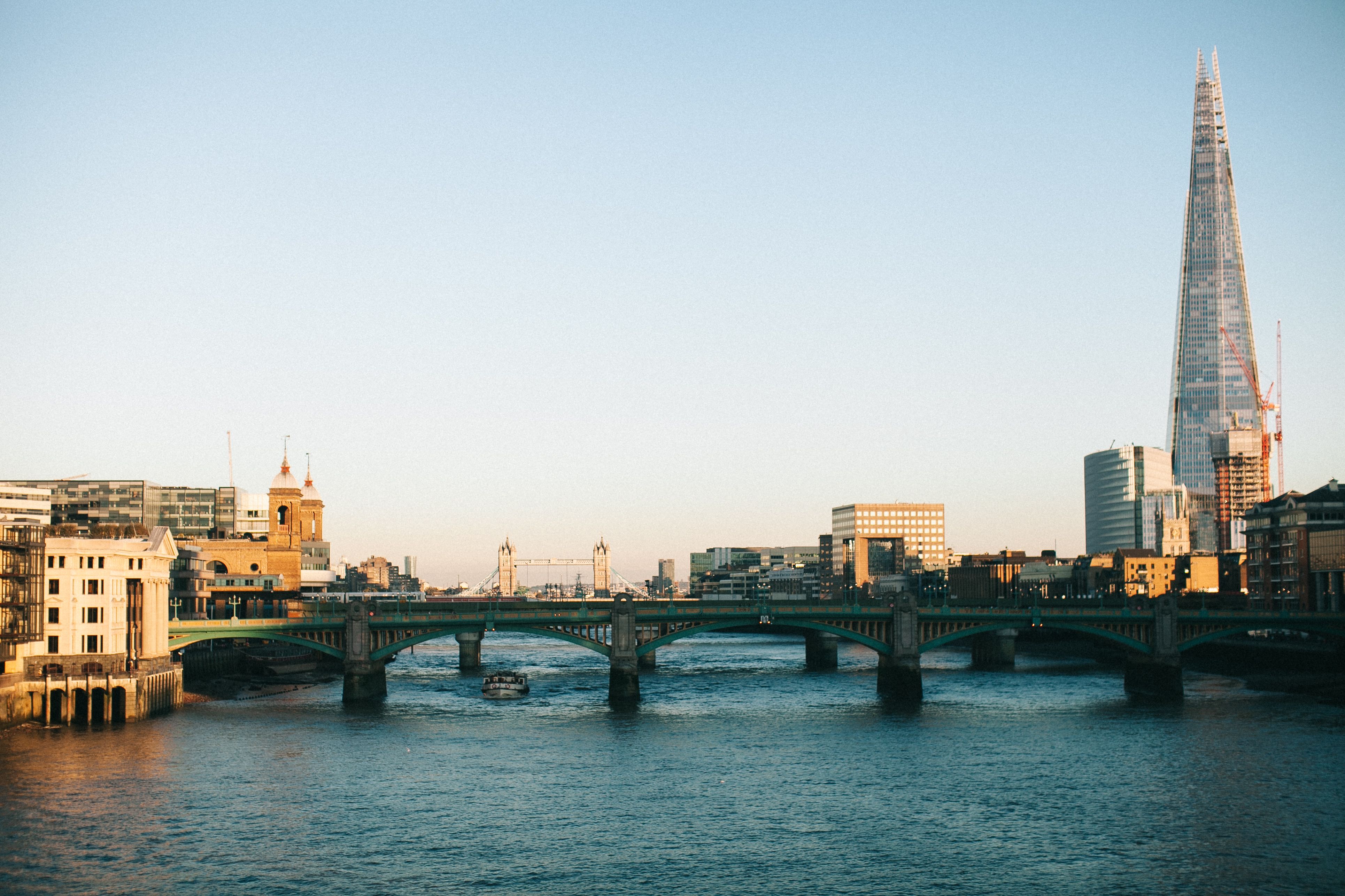 Green Bridge in City · Free Stock Photo
