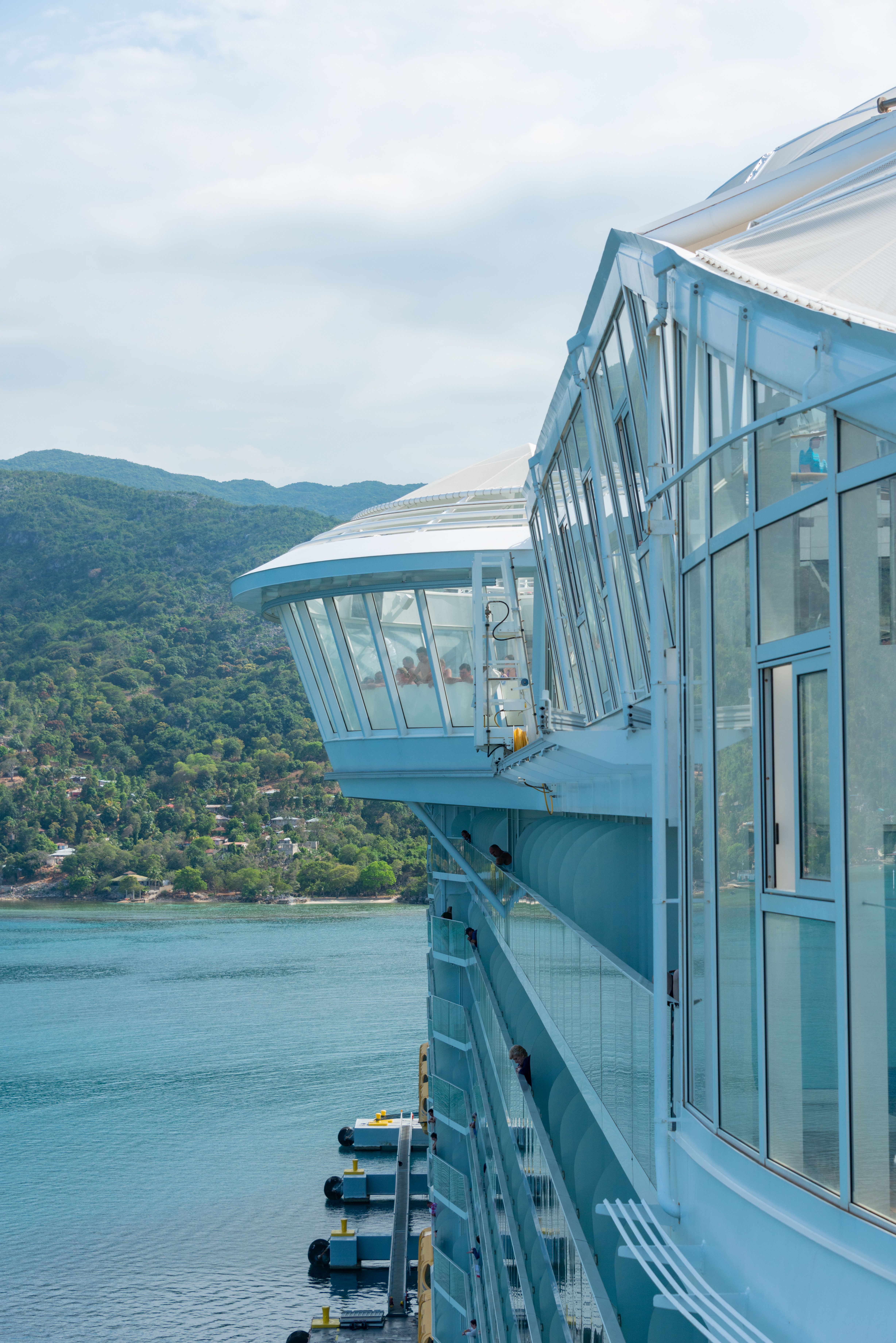 Wellness Resort on the Lake · Free Stock Photo