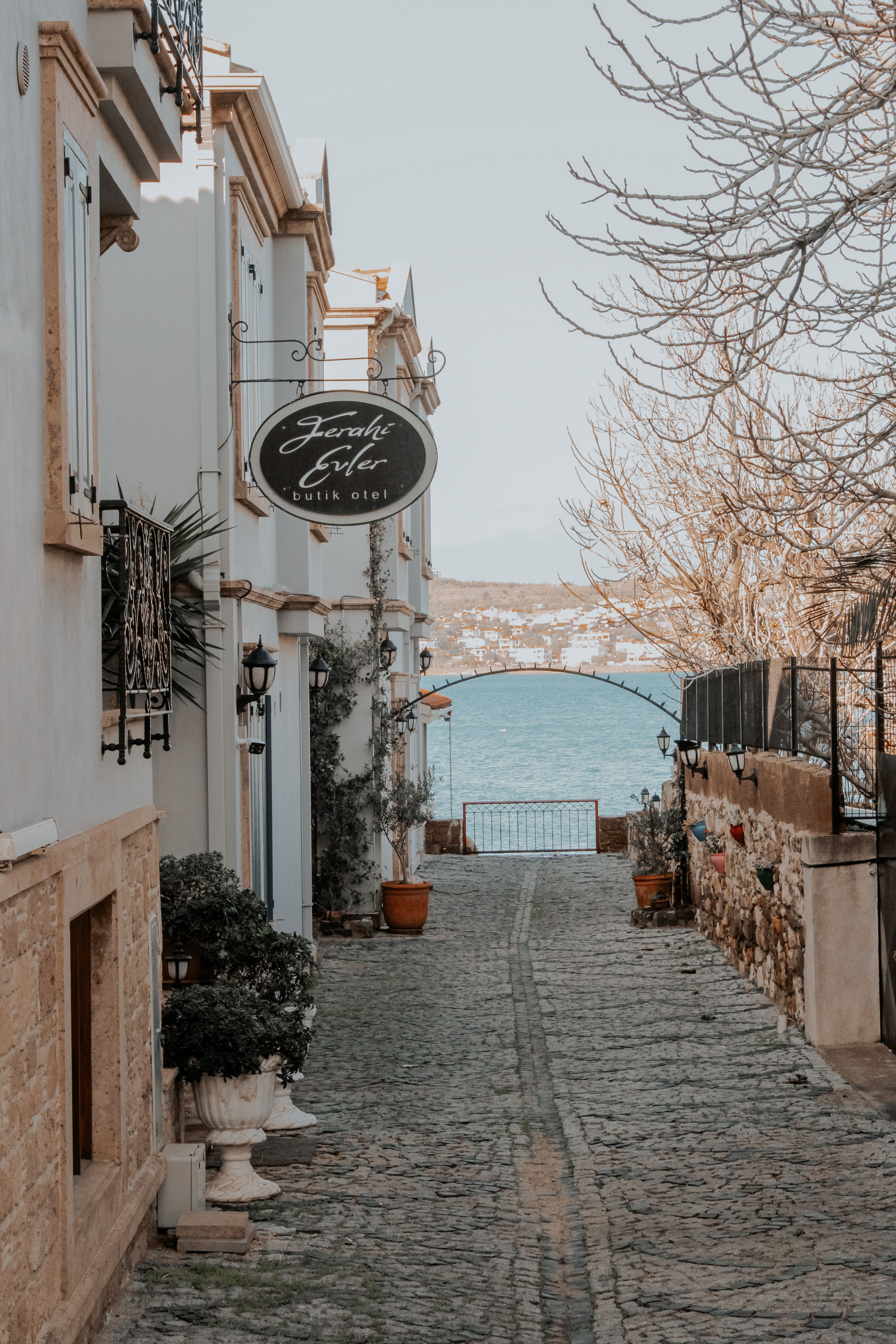 Narrow Alley in Town in Turkey · Free Stock Photo