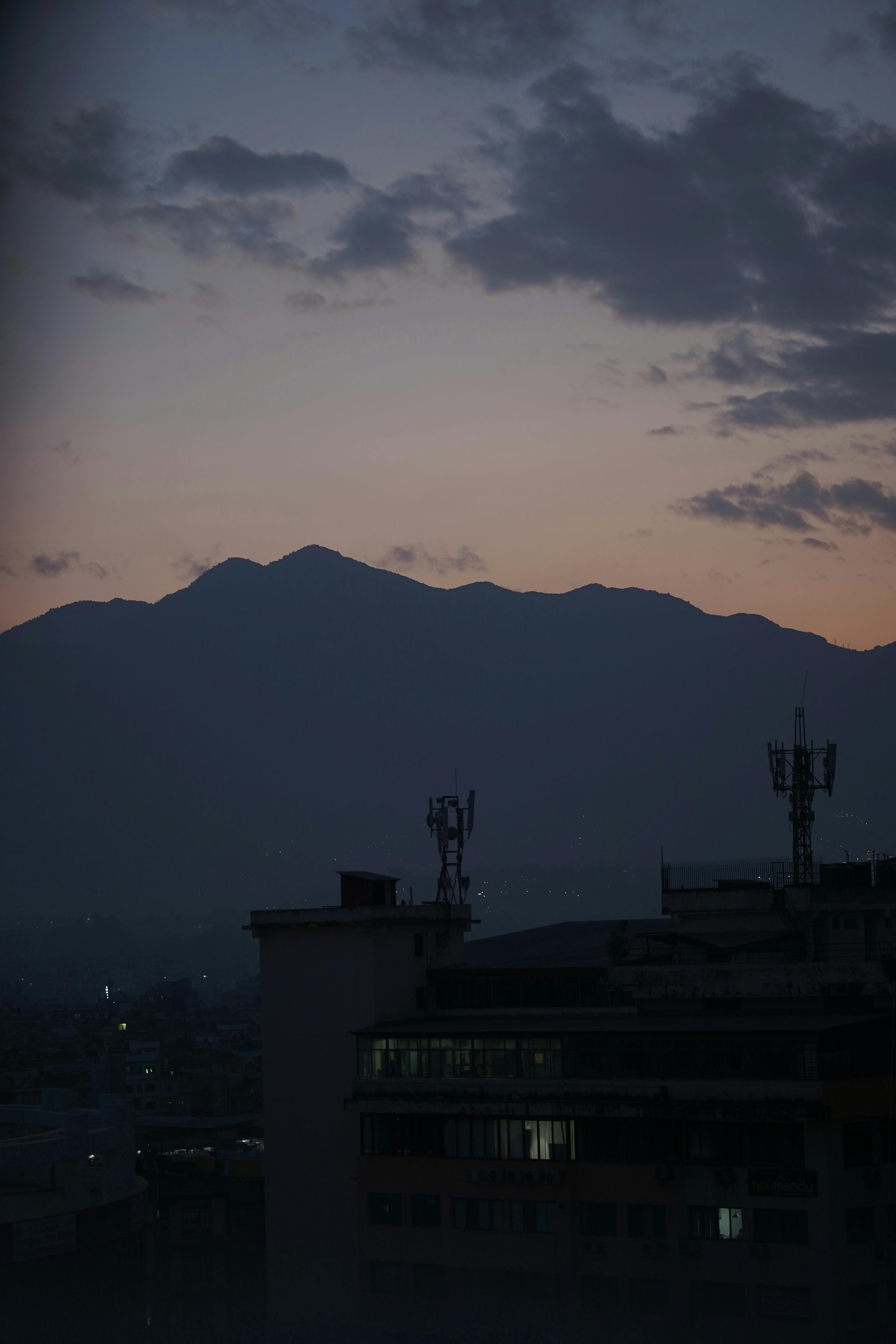 Mountain Silhouette at Dusk · Free Stock Photo