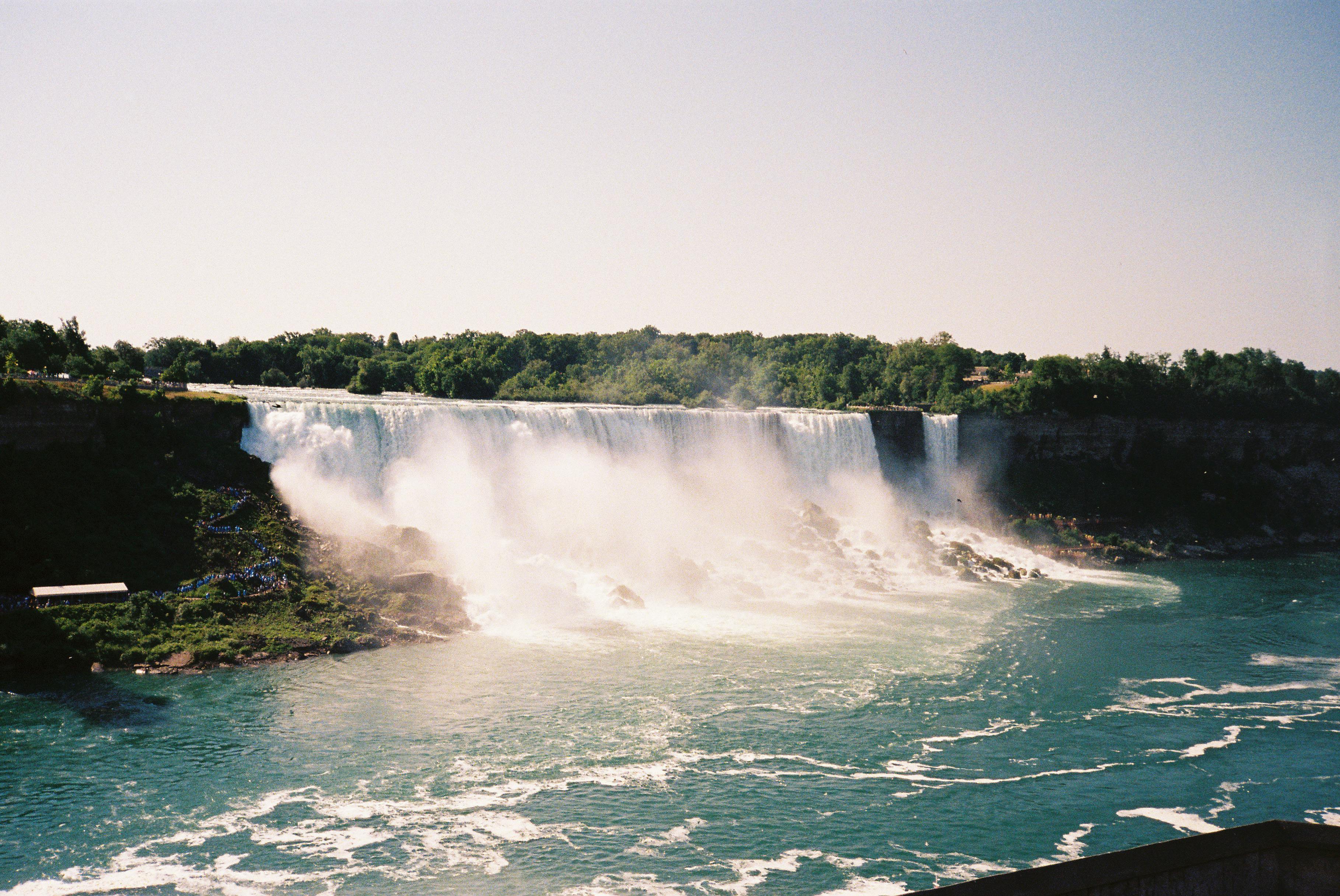 Amazing Niagara Waterfall · Free Stock Photo