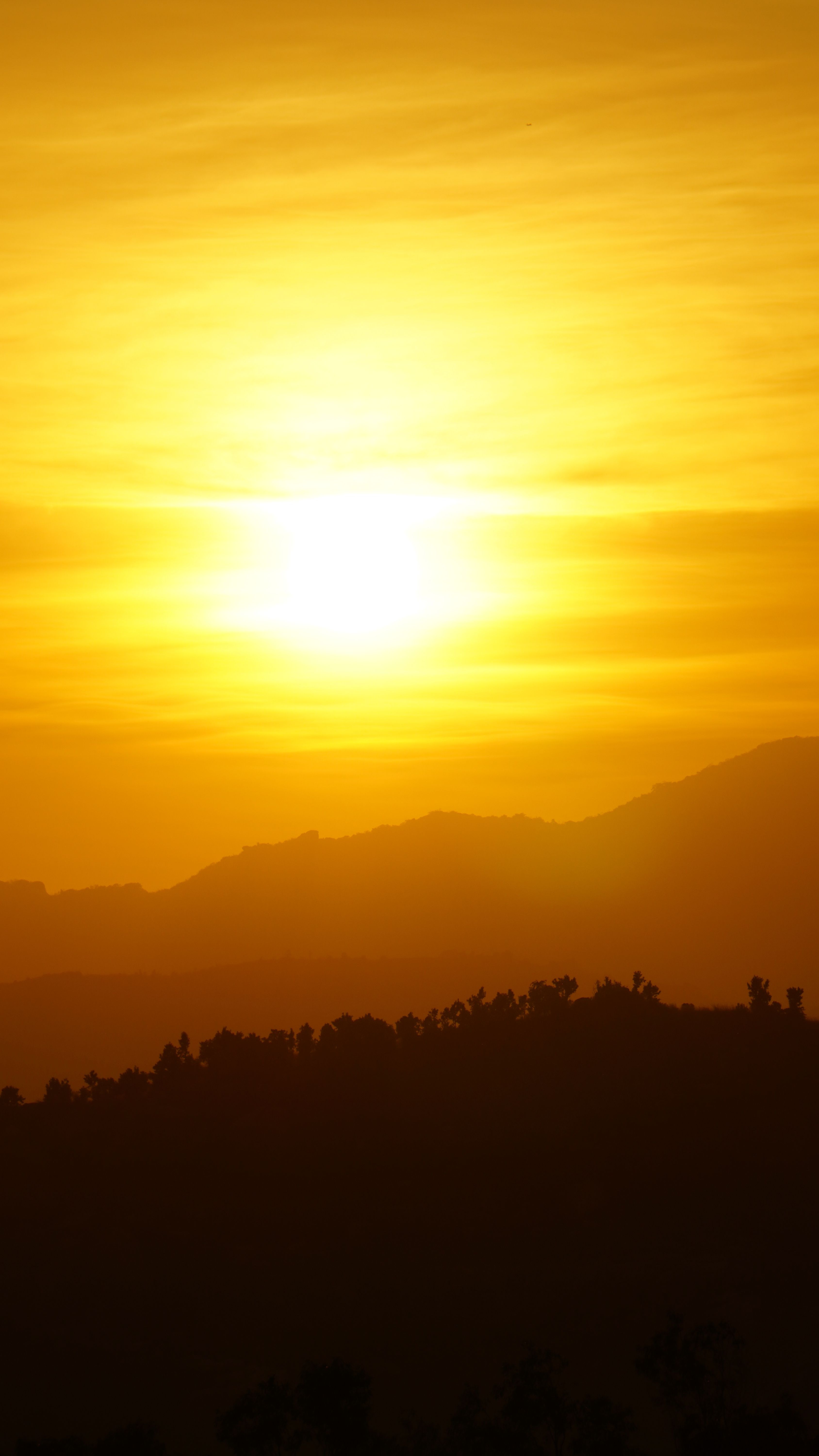 Sun Behind Mountains Photos, Download The BEST Free Sun Behind ...
