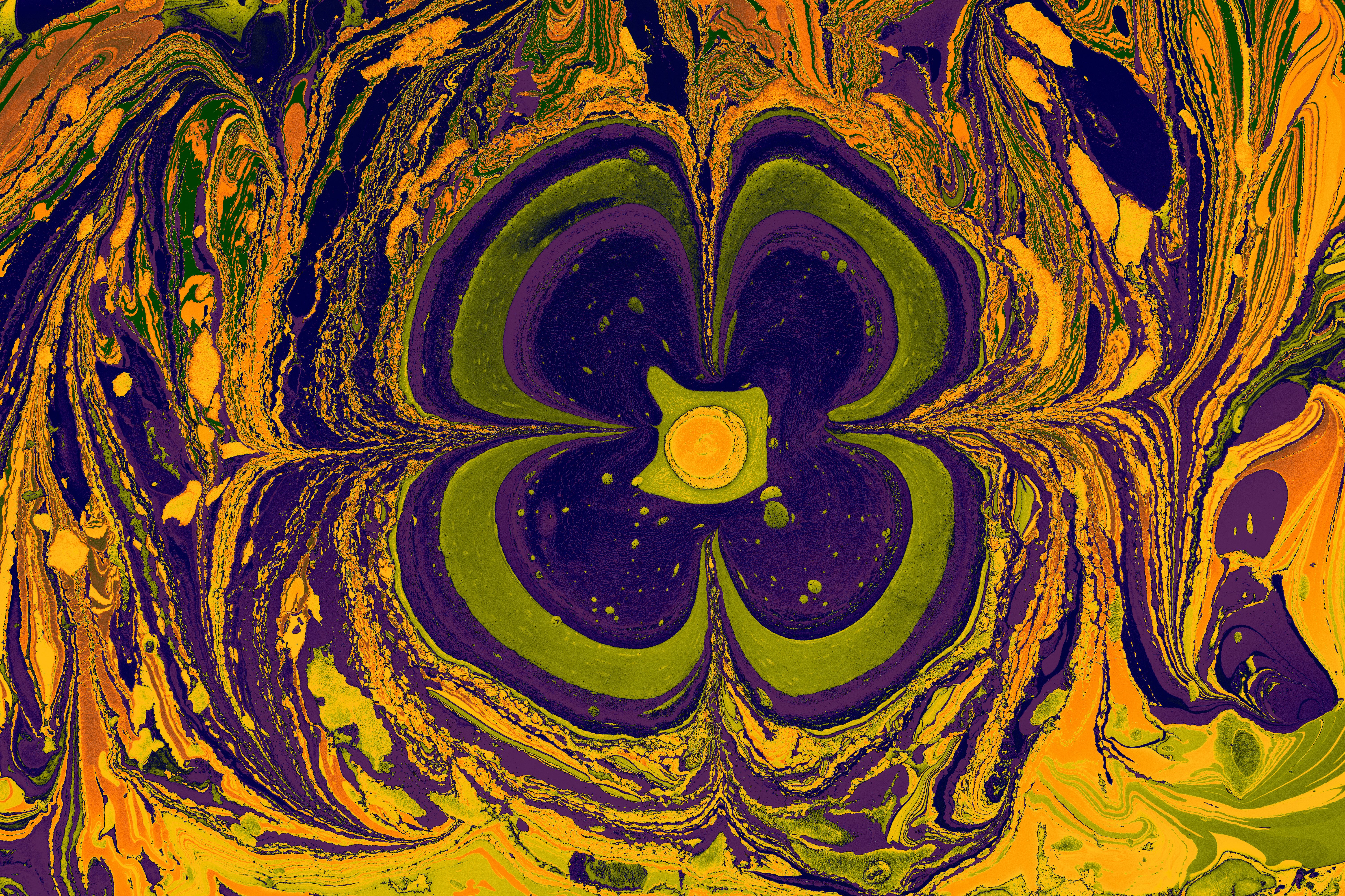 Marbling Paint in Shape of Flower · Free Stock Photo