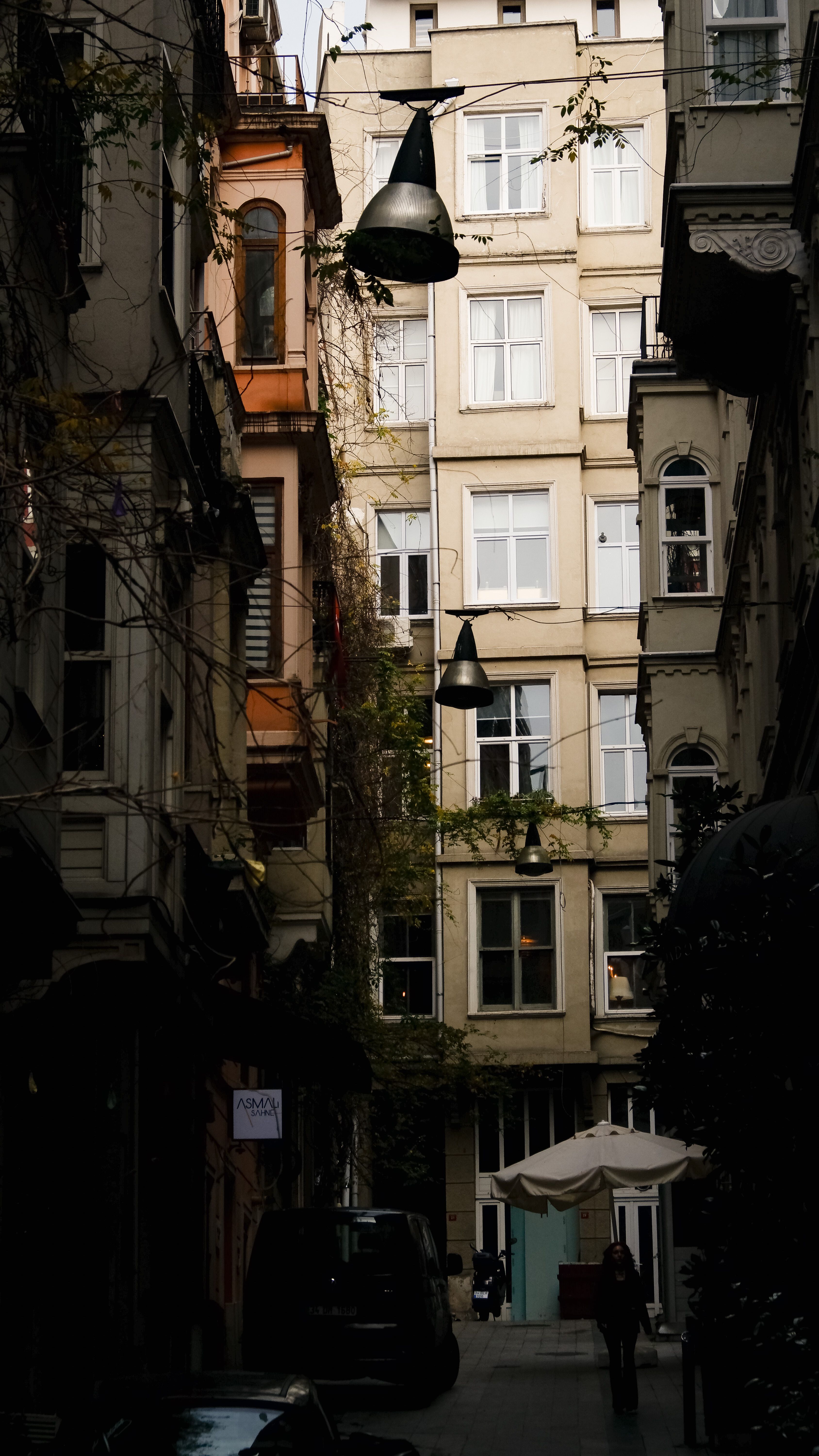 Side Urban Street · Free Stock Photo