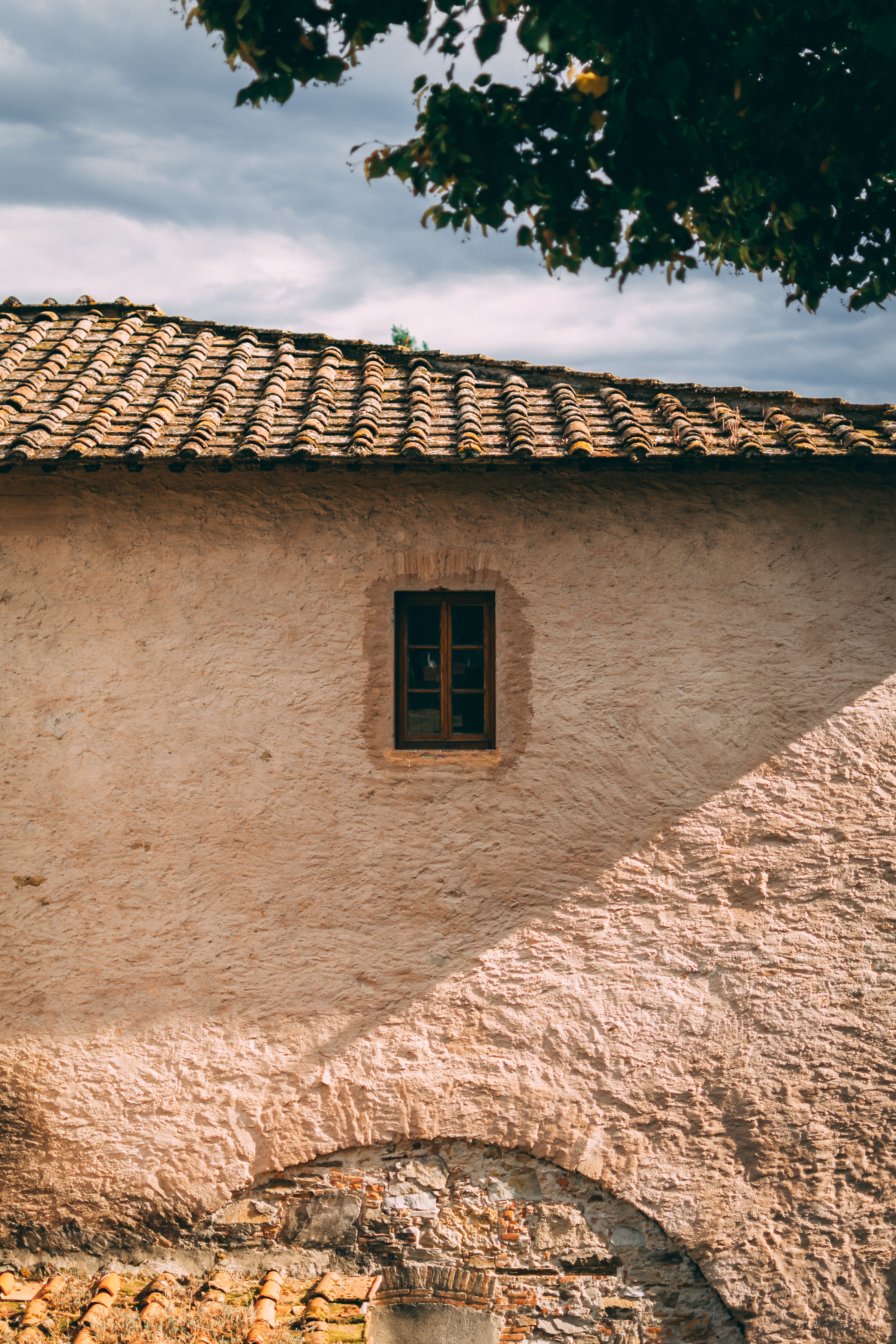 Window in Stone Wall · Free Stock Photo