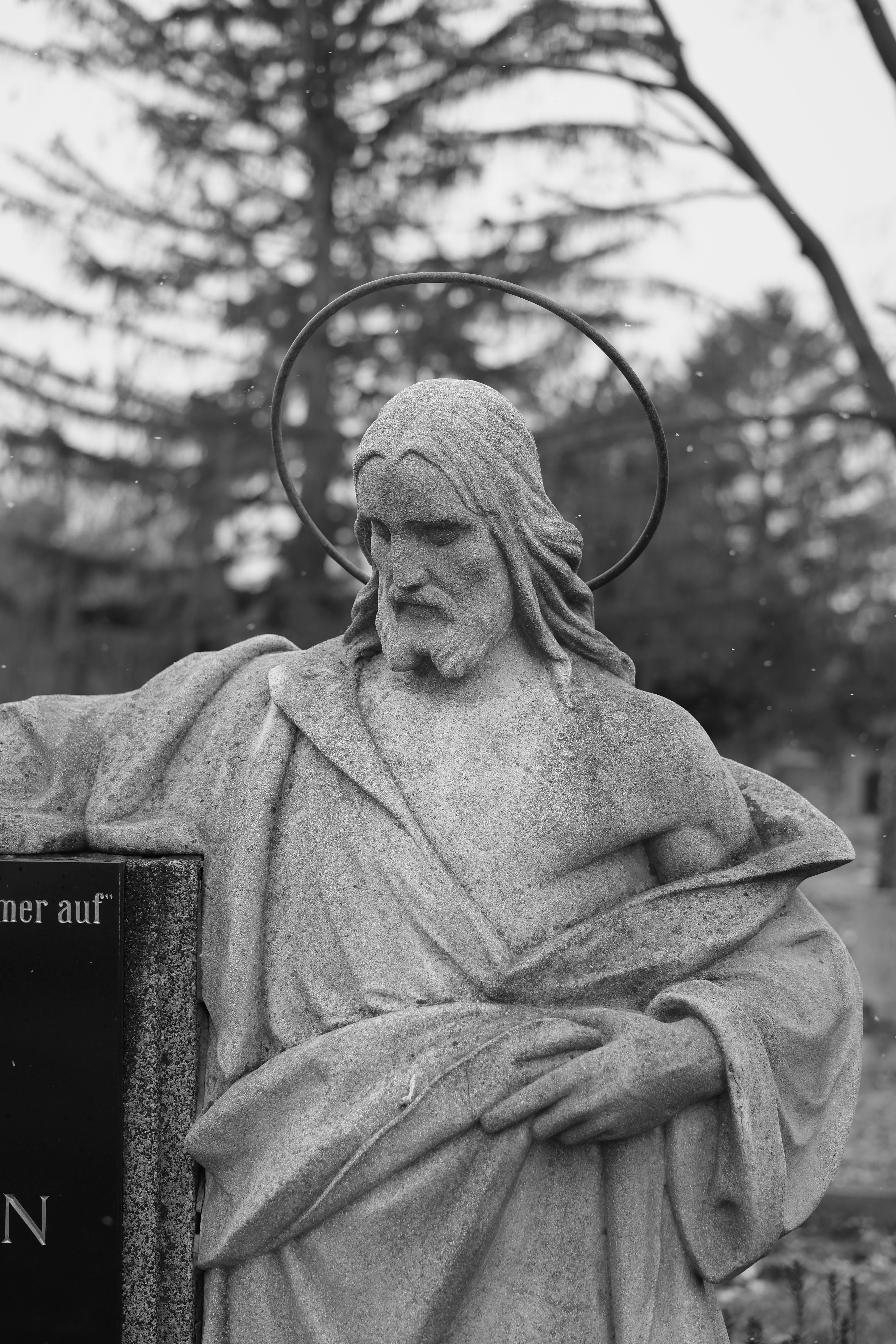 Statue of Jesus Christ on a Grave · Free Stock Photo