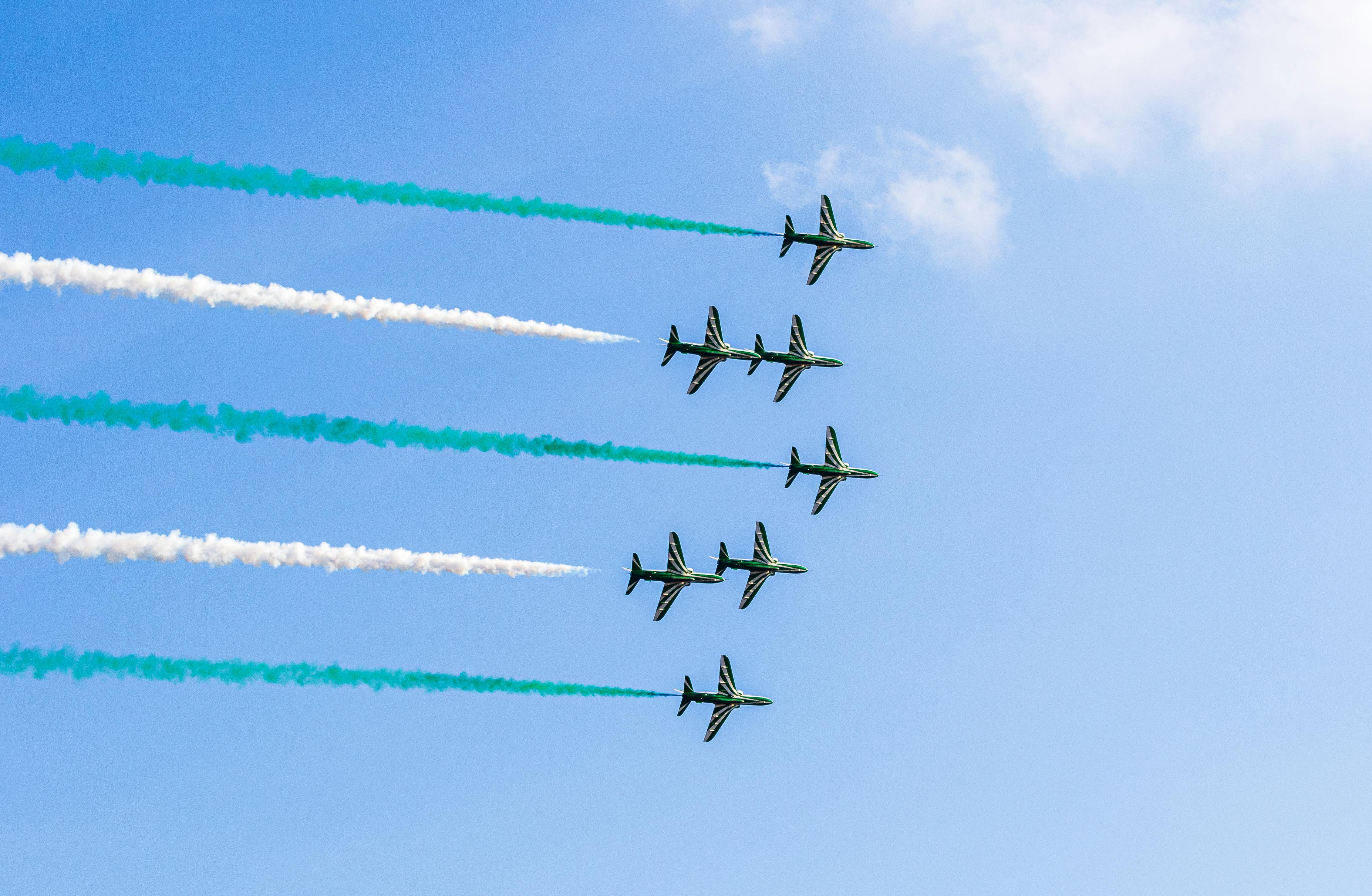 Airplanes in Formation on Airshow · Free Stock Photo