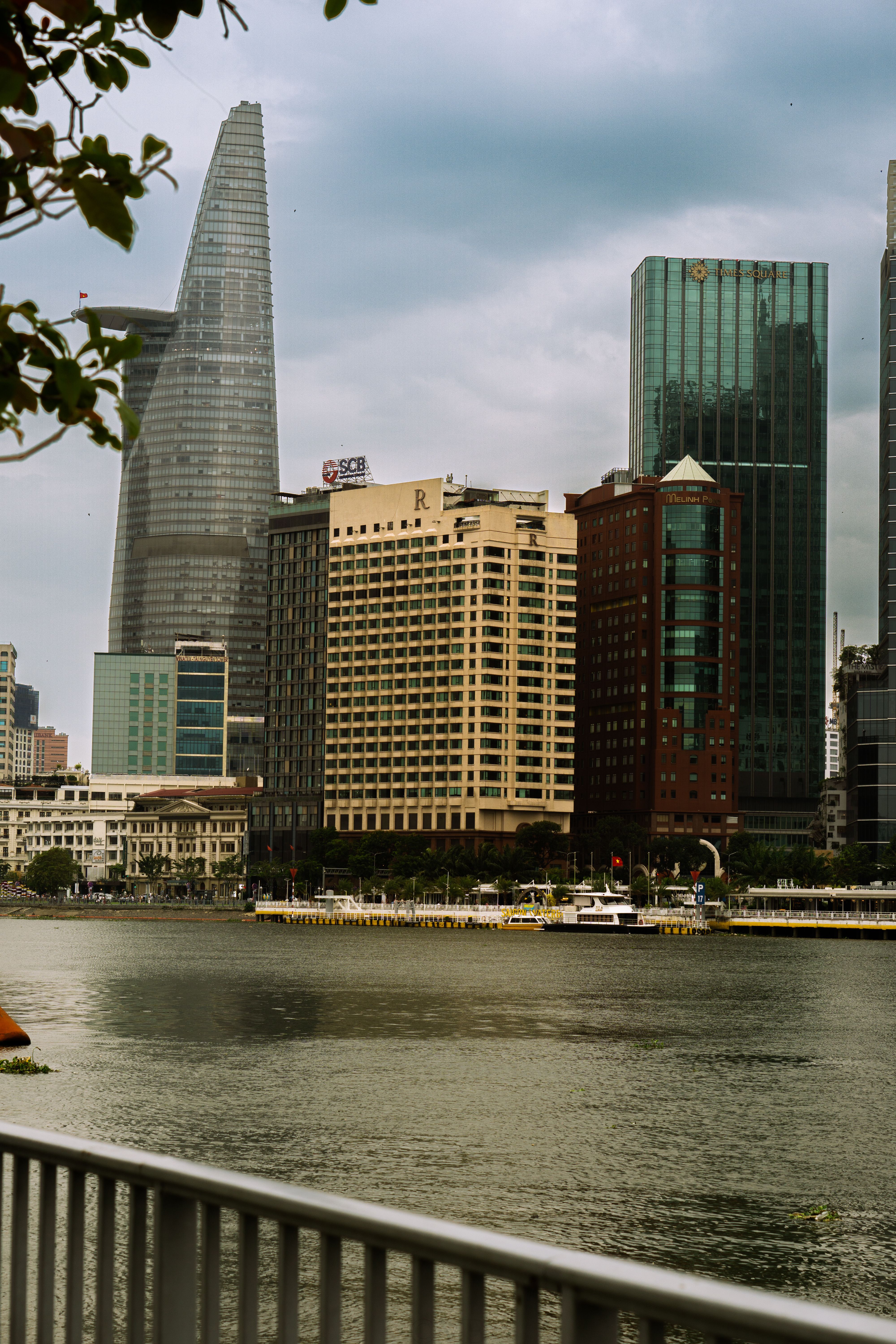 Modern Skyscrapers by the River · Free Stock Photo