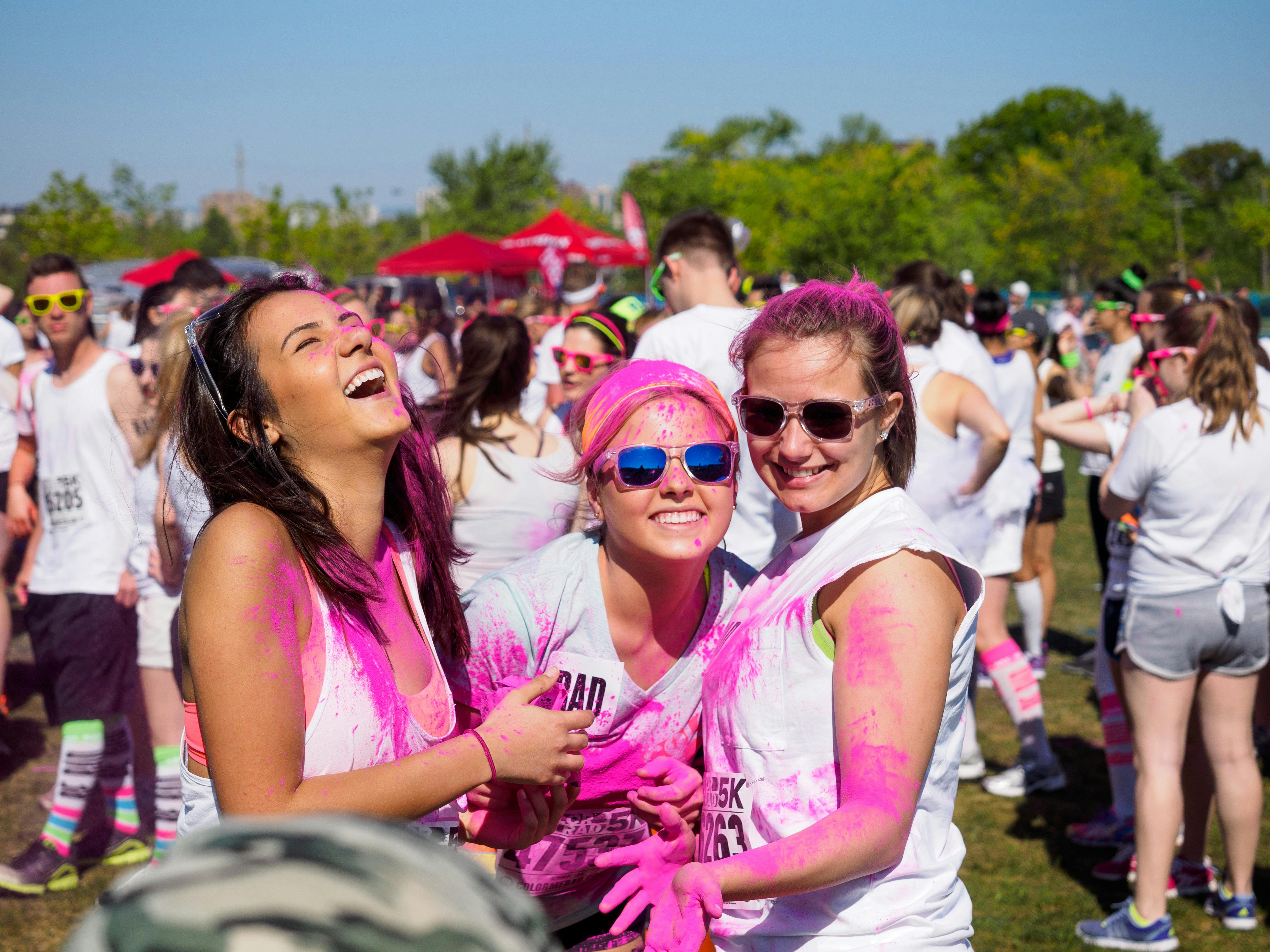 Crowd Laughing Photos, Download The BEST Free Crowd Laughing Stock ...