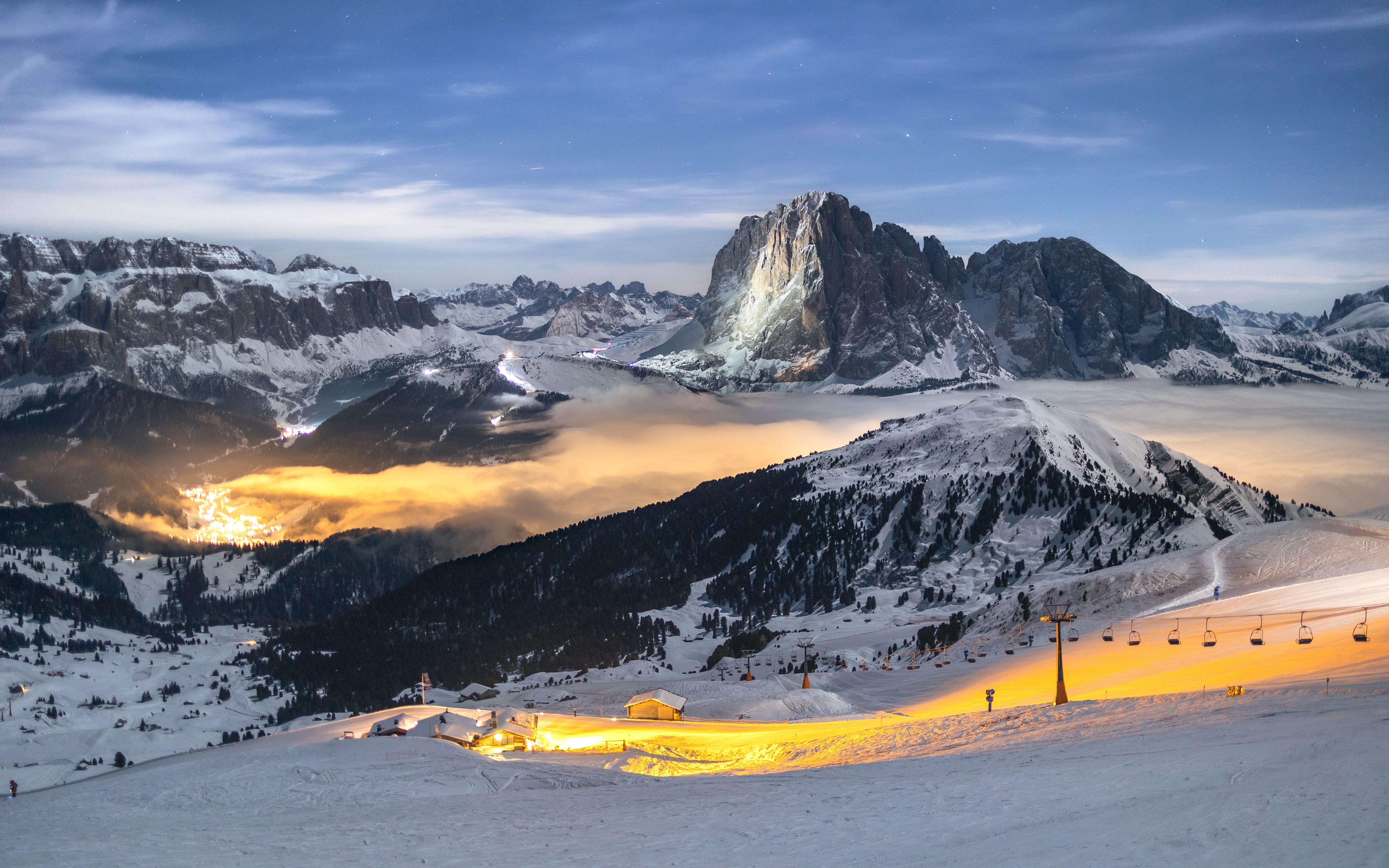 Scenic View of Snowy Mountain · Free Stock Photo