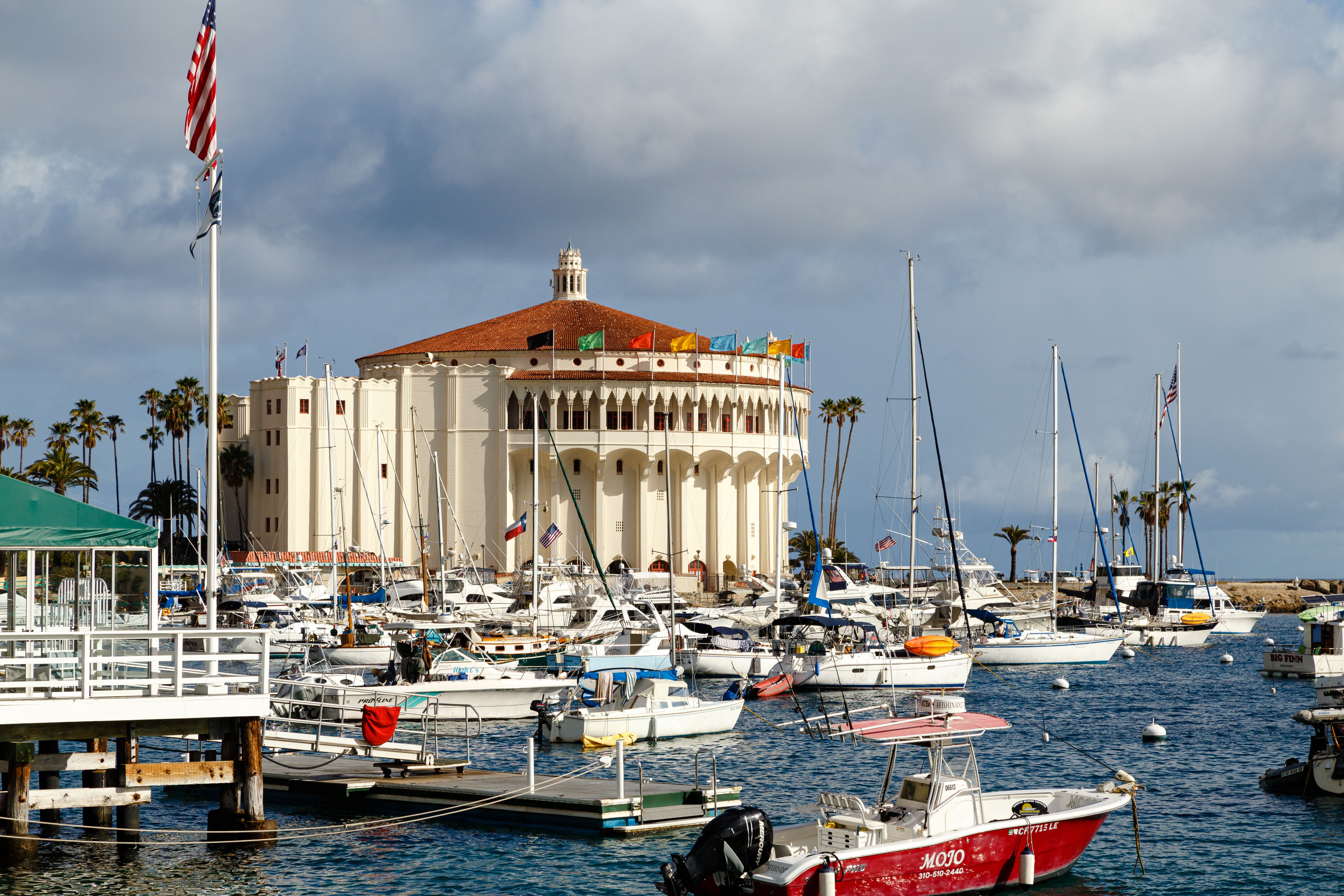 Traditional Movie Theater in Harbor in California · Free Stock Photo