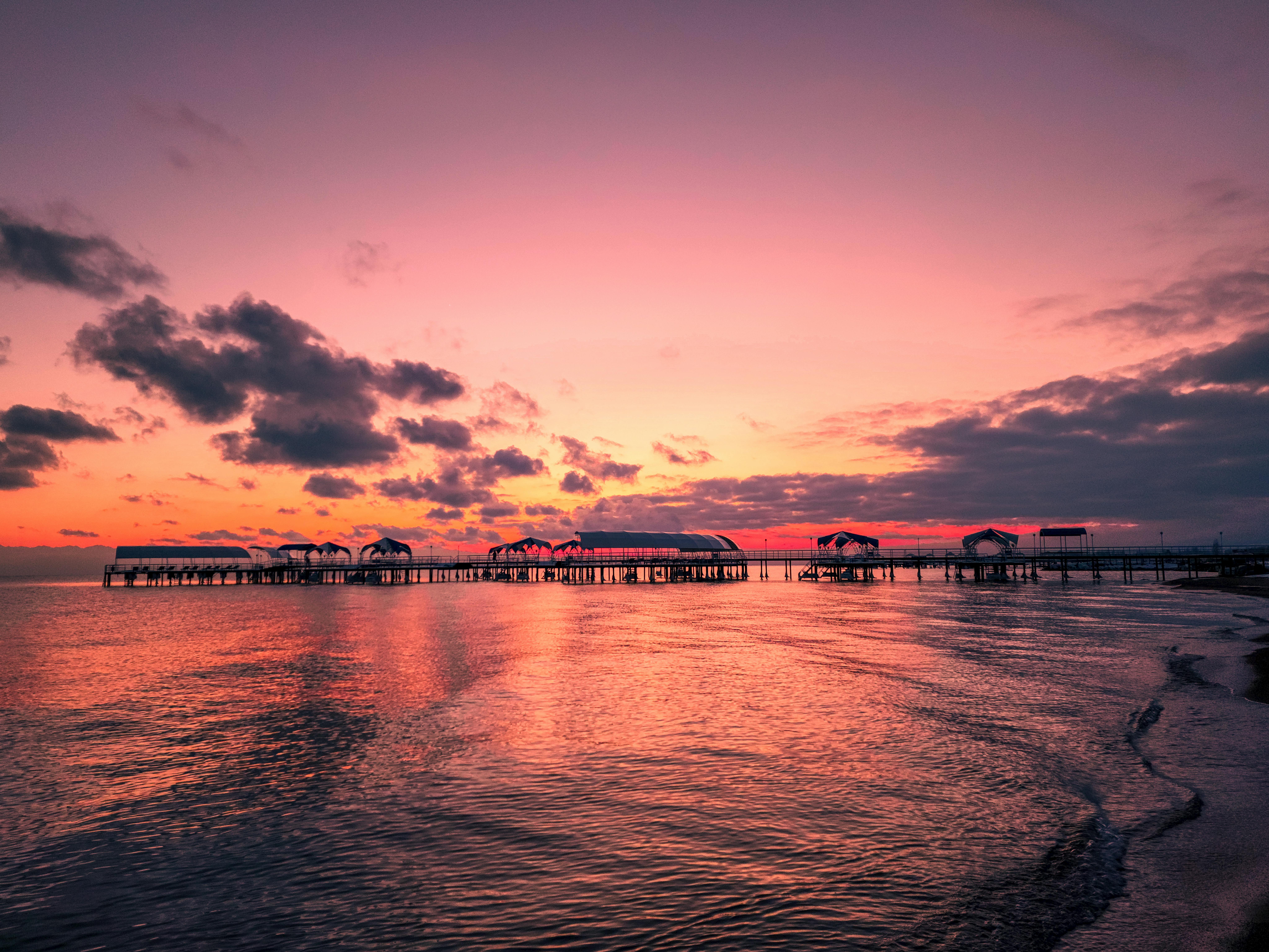 Dramatic Pink Sky at Dusk · Free Stock Photo