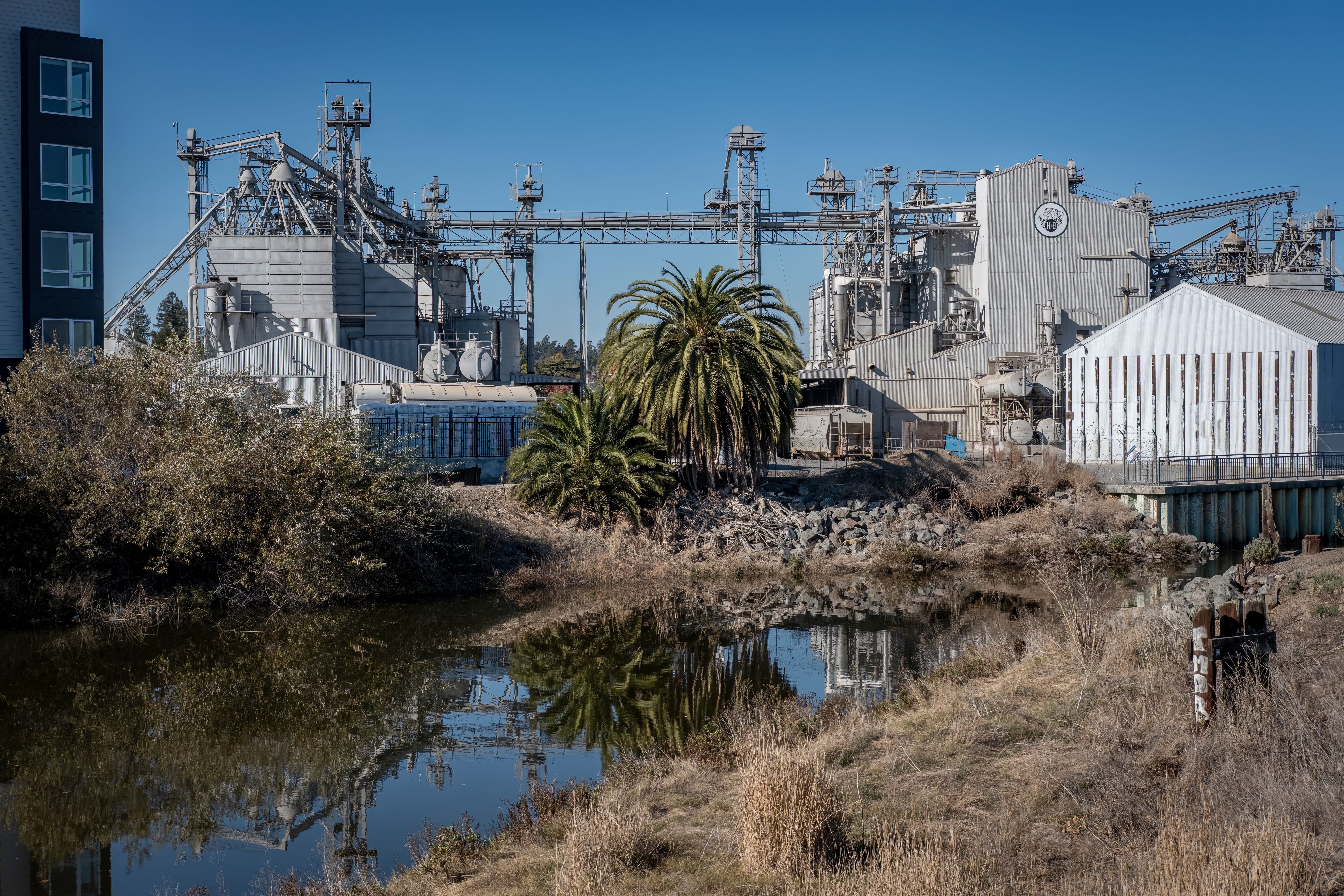 Building of Power Plant · Free Stock Photo