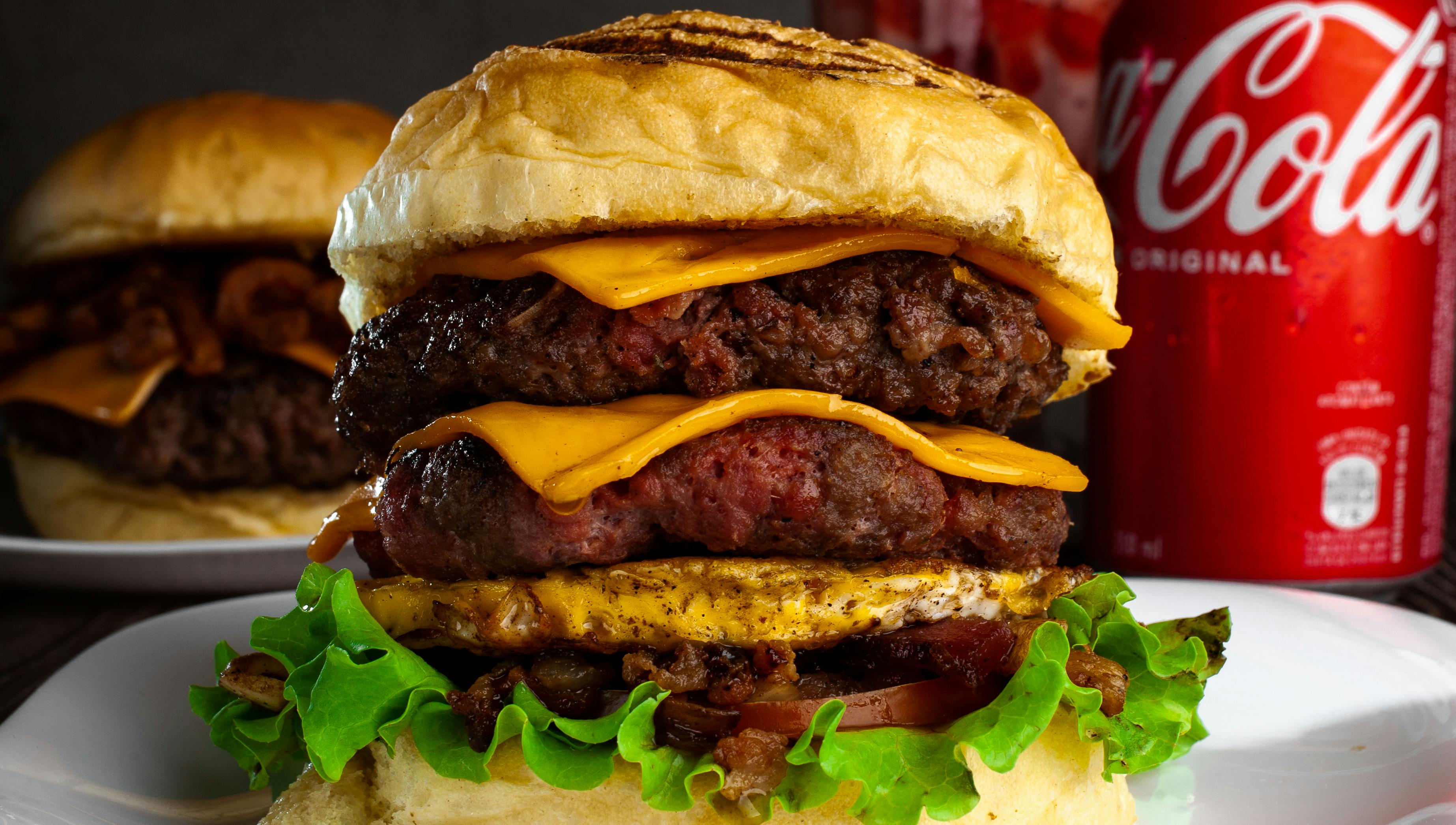 Close up of Cheeseburger · Free Stock Photo
