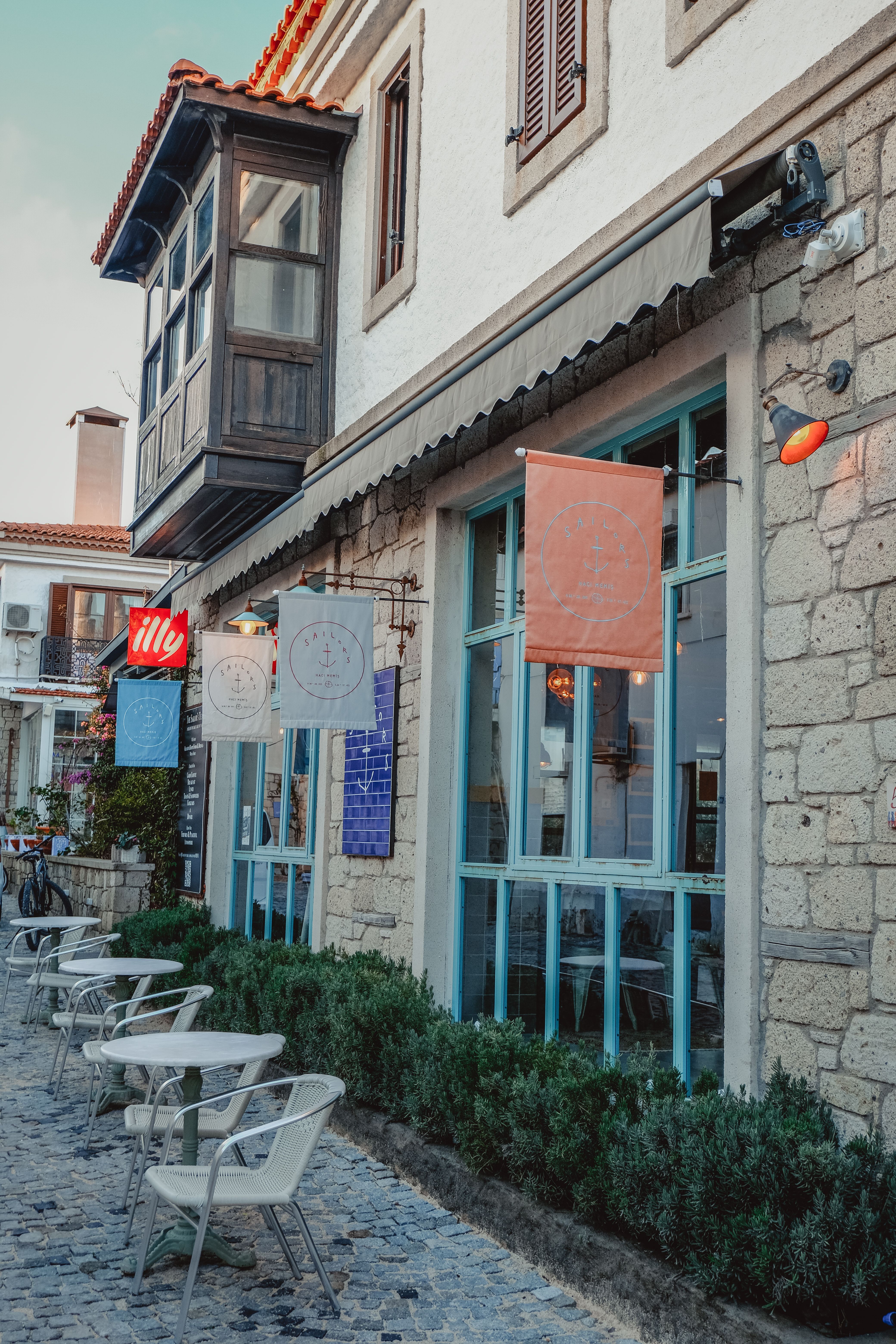 Small Town Cafe Photos, Download The BEST Free Small Town Cafe Stock ...