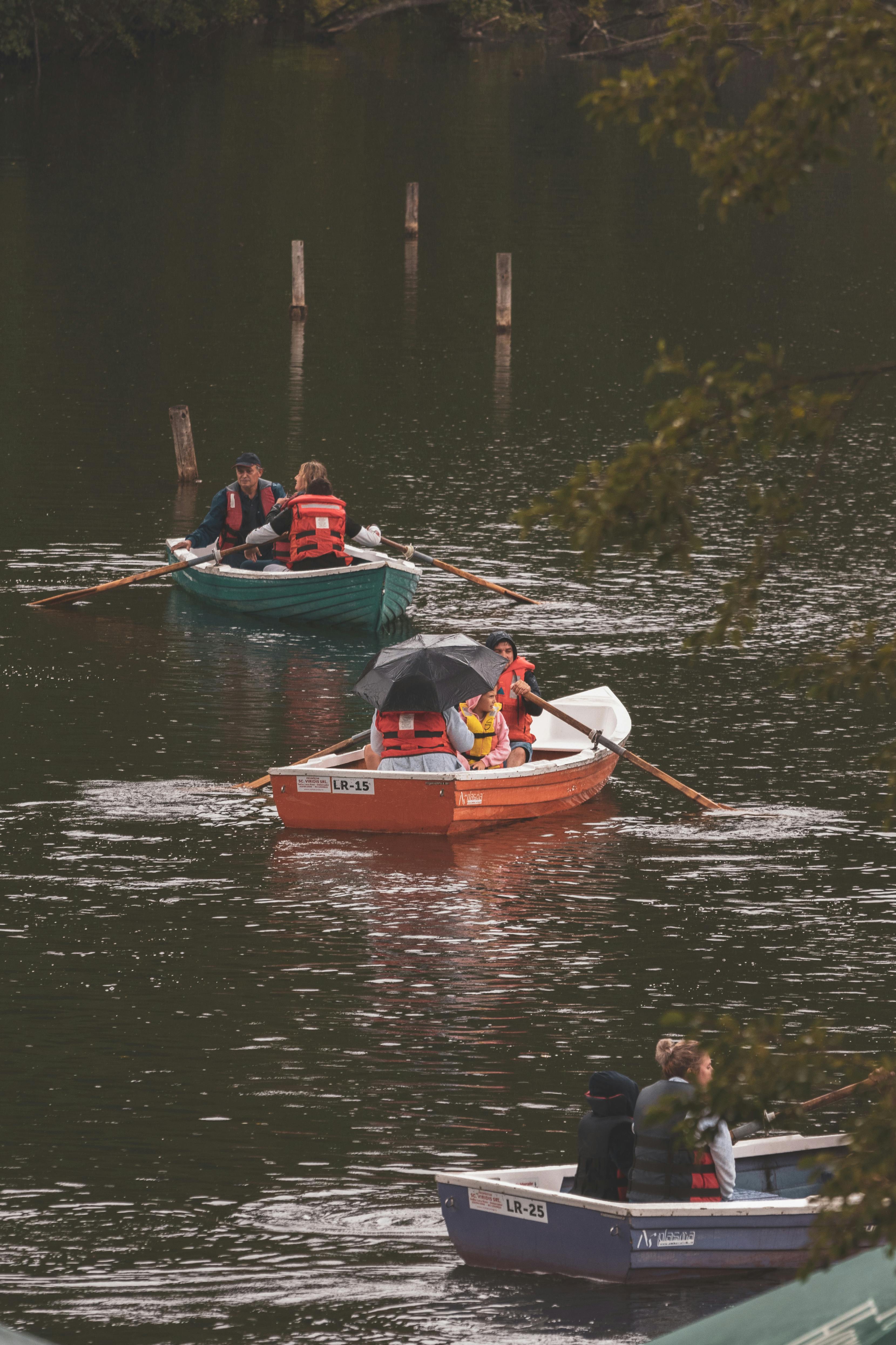 People Boating on Lake · Free Stock Photo