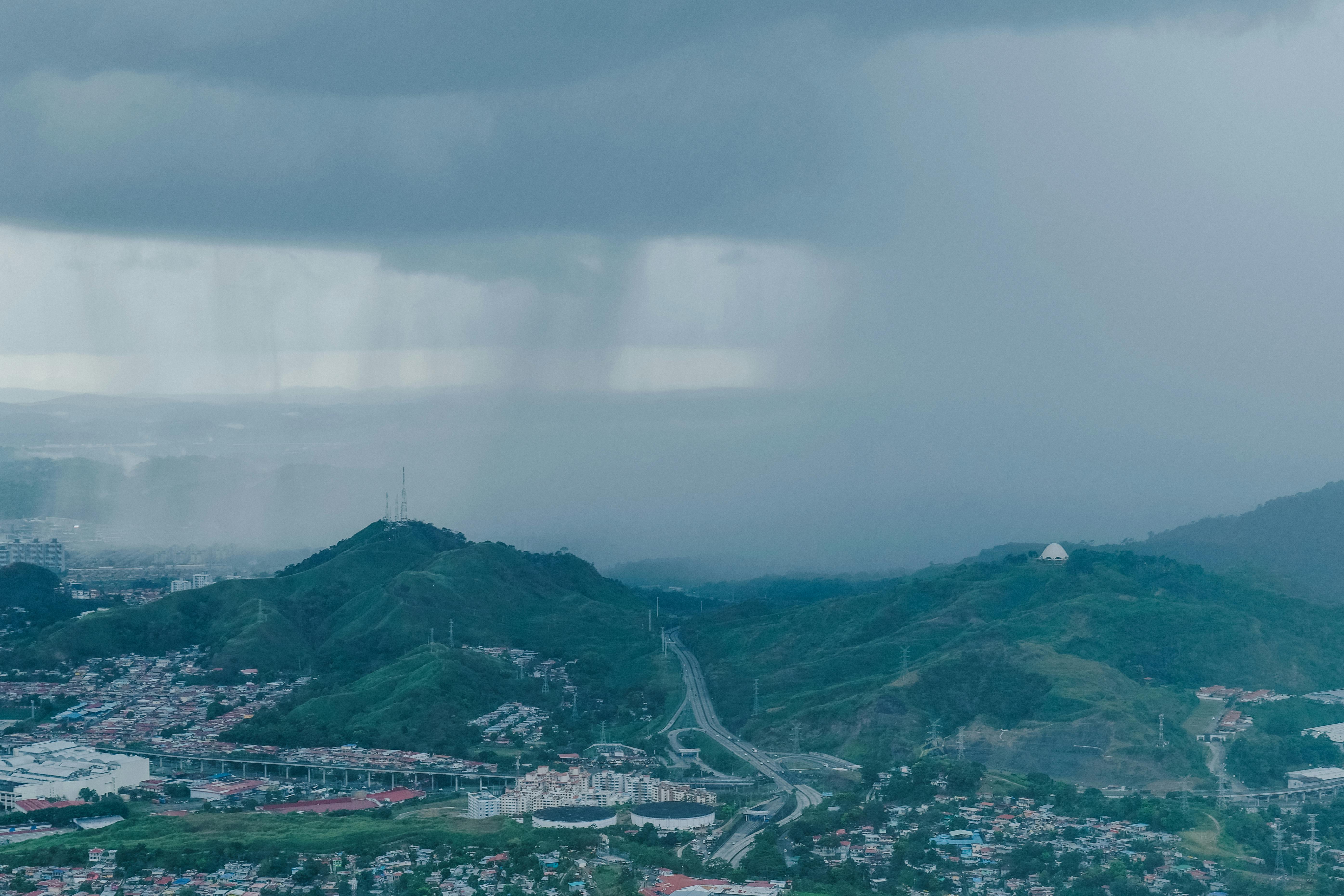 Rainfall in City · Free Stock Photo